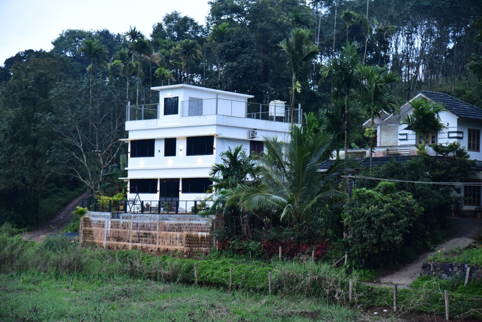 ELYSIAN 𝗕𝗢𝗢𝗞 Wayanad Villa