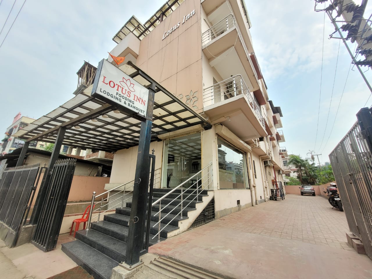 Lotus Inn | Fooding Lodging & Banquet 𝗕𝗢𝗢𝗞 Guwahati Hotel