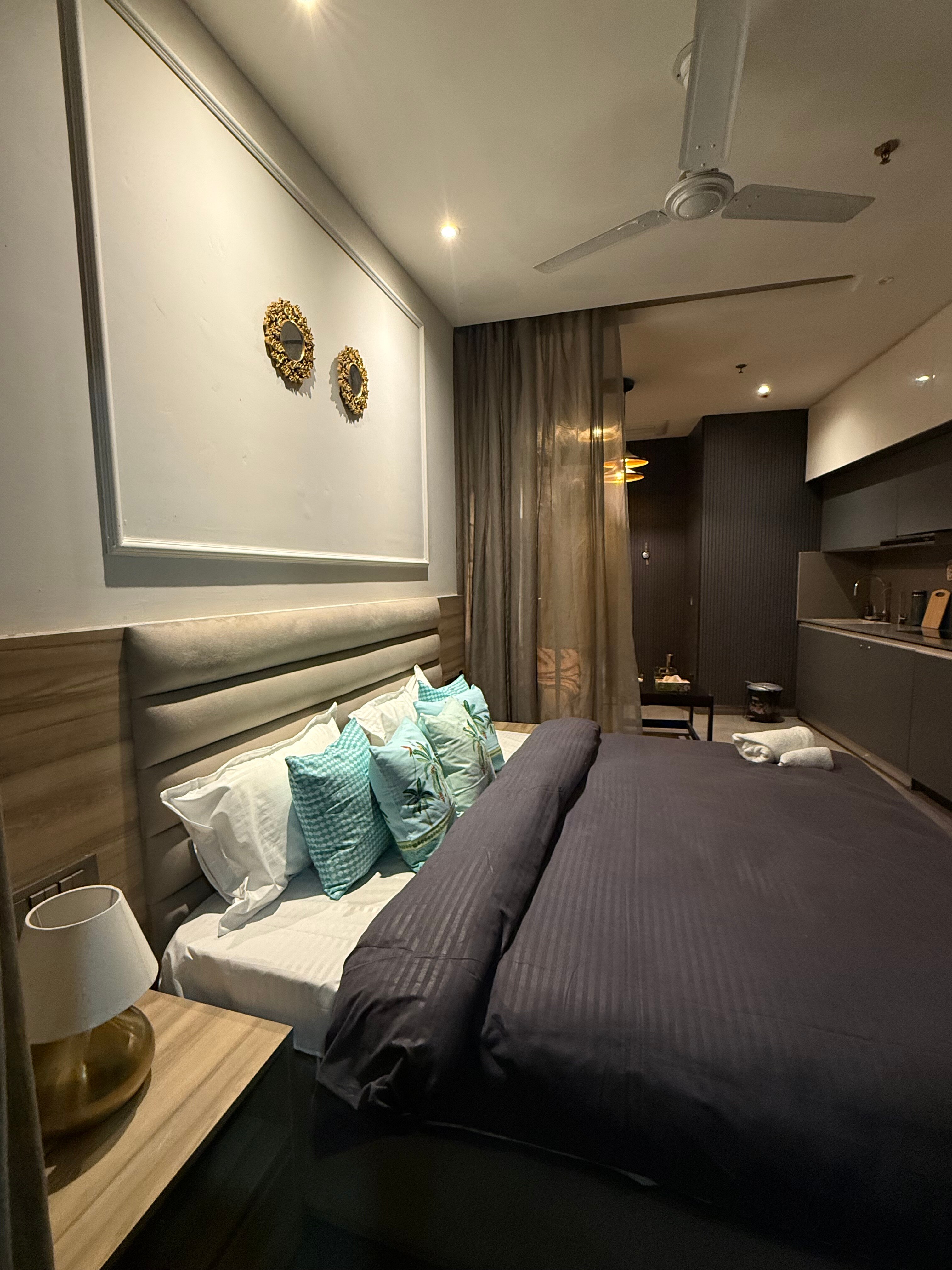 Anandam by UB Best Sunset View in Noida 𝗕𝗢𝗢𝗞 Noida Apartment