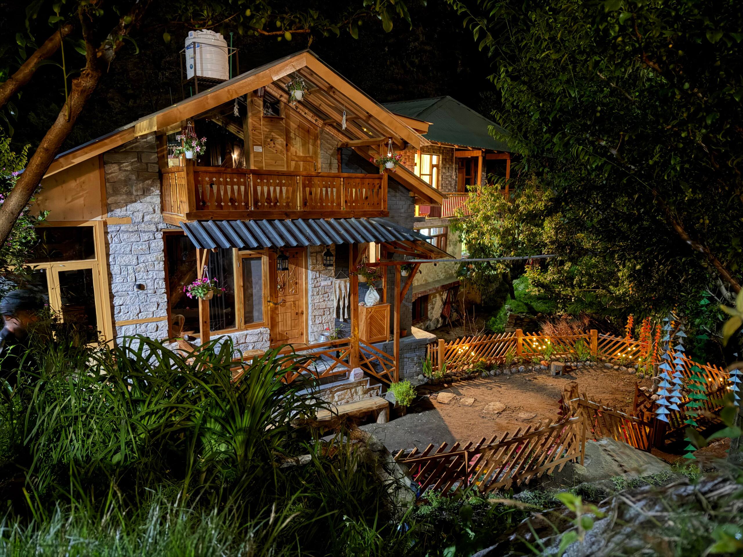 Crown of Soil 𝗕𝗢𝗢𝗞 Manali Villa
