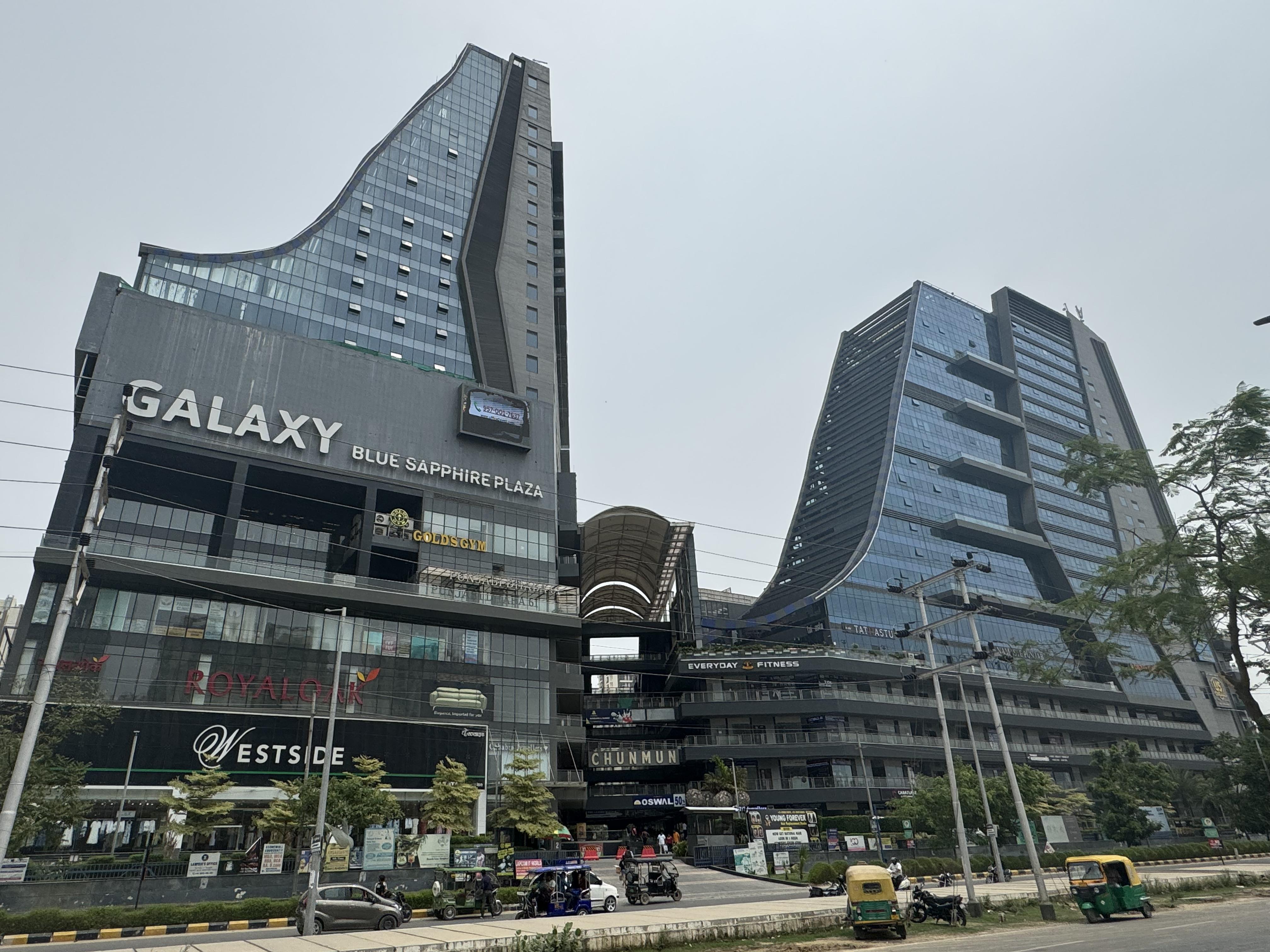 Galaxy blue sapphire plaza 𝗕𝗢𝗢𝗞 Greater Noida Apartment