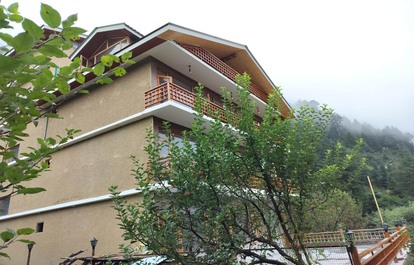Old Manali Retreat Hotel Manali - Reviews, Photos & Offer