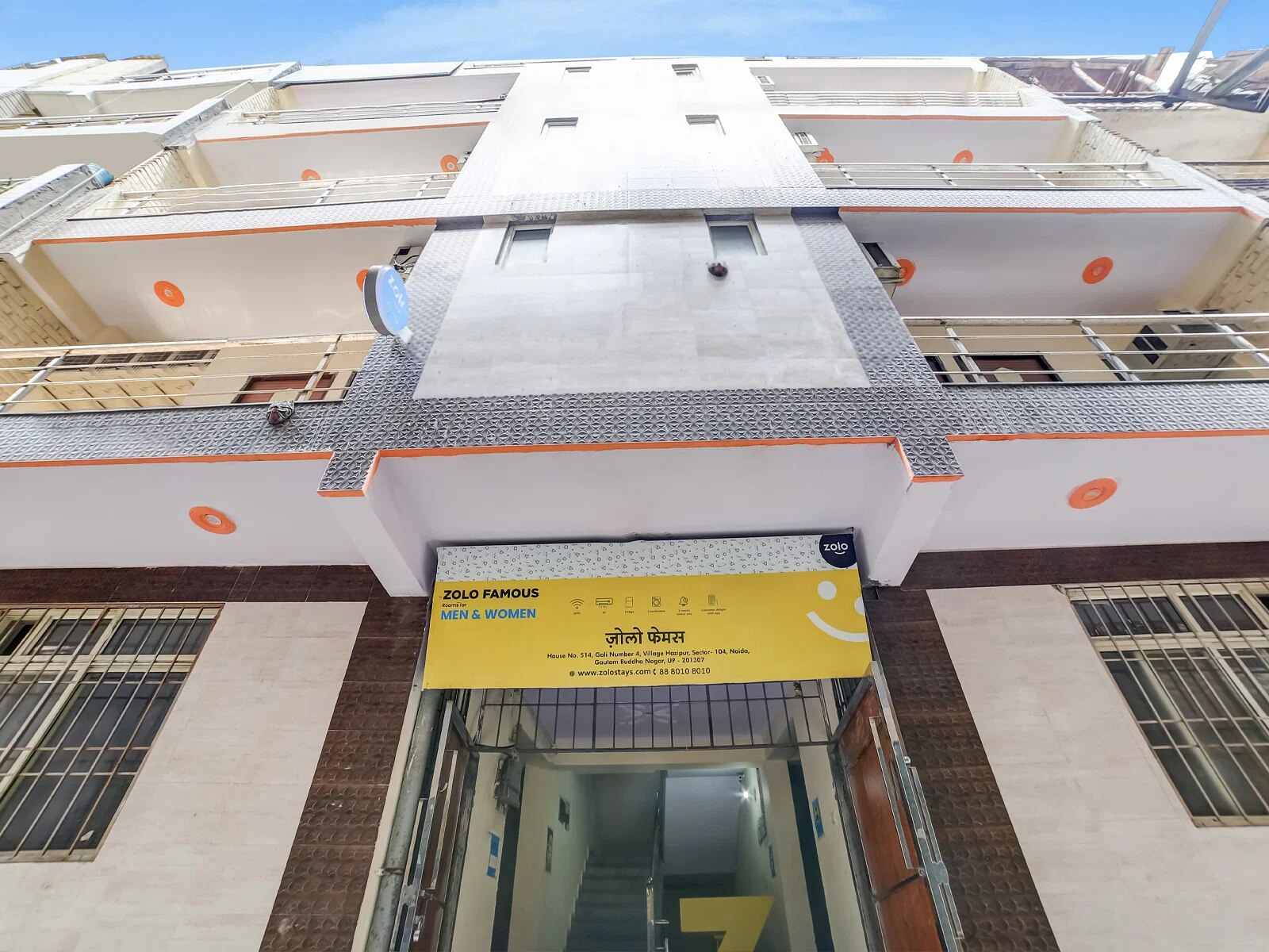 Z Express Famous 𝗕𝗢𝗢𝗞 Noida Hotel