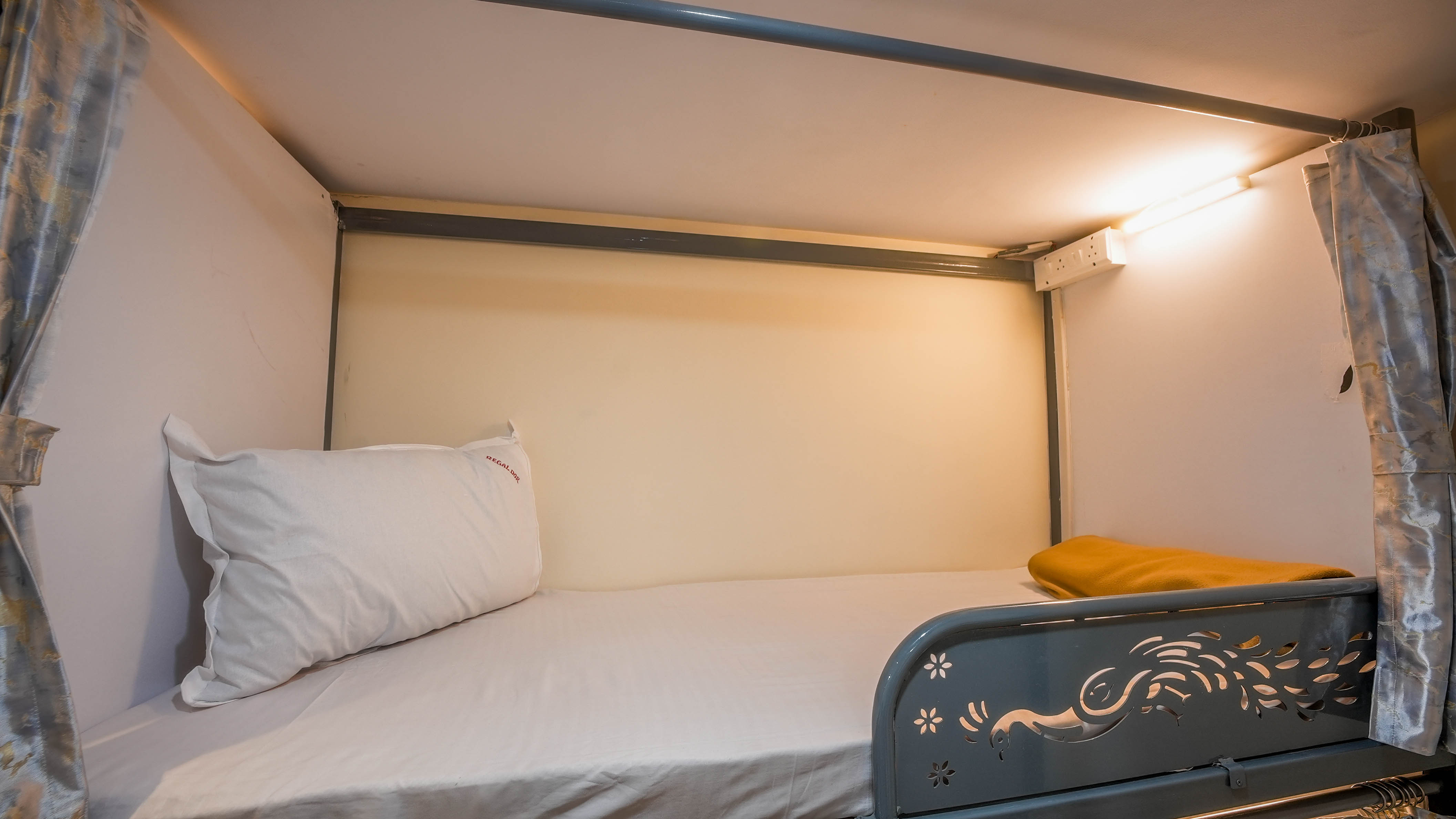 Rooms of Regal Dormitory - Mumbai Hotel on Goibibo