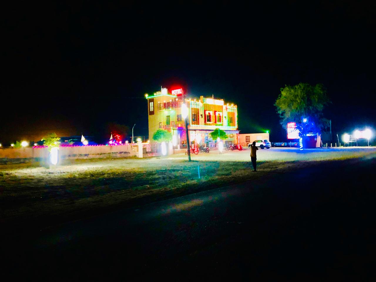 HOTEL RJ 47 𝗕𝗢𝗢𝗞 Mauzamabad Hotel