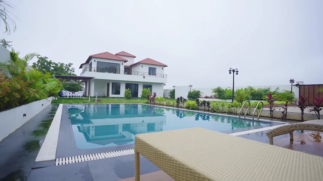 Lotus castle 𝗕𝗢𝗢𝗞 Chevella Farm House
