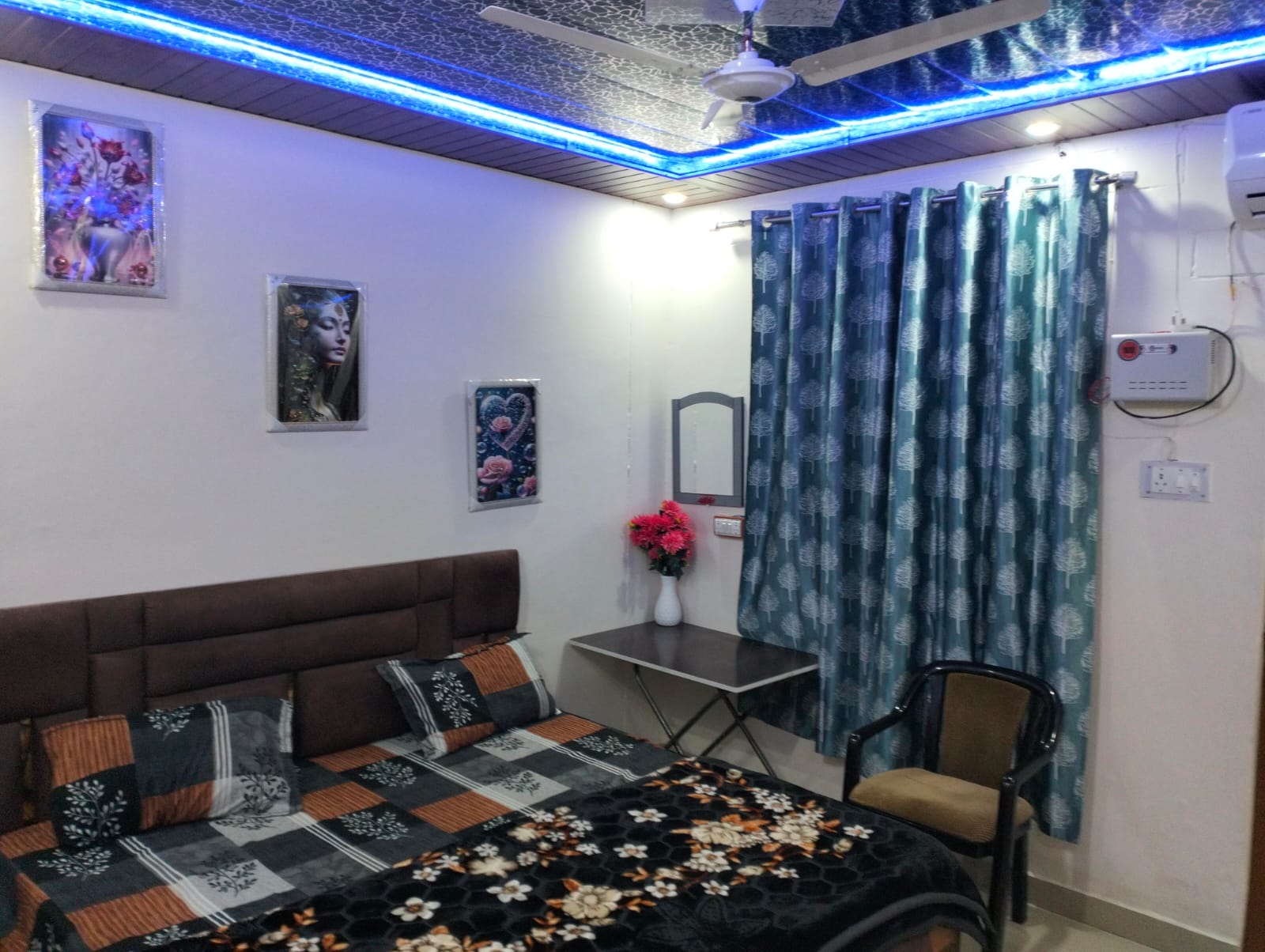 SHIVA HOME STAY 𝗕𝗢𝗢𝗞 Ayodhya Homestay
