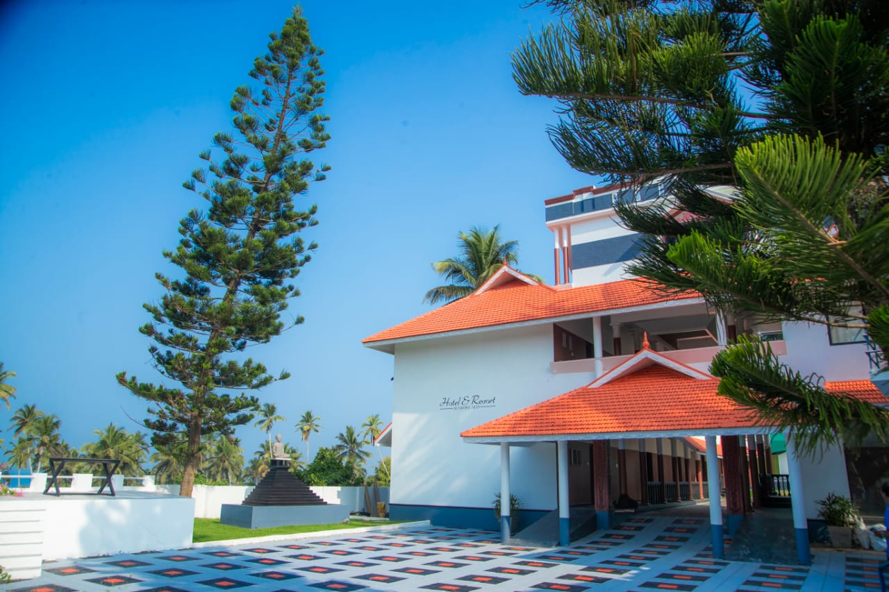 Ocean Queen Palace Hotel Kovalam And Poovar - Reviews, Photos & Offer