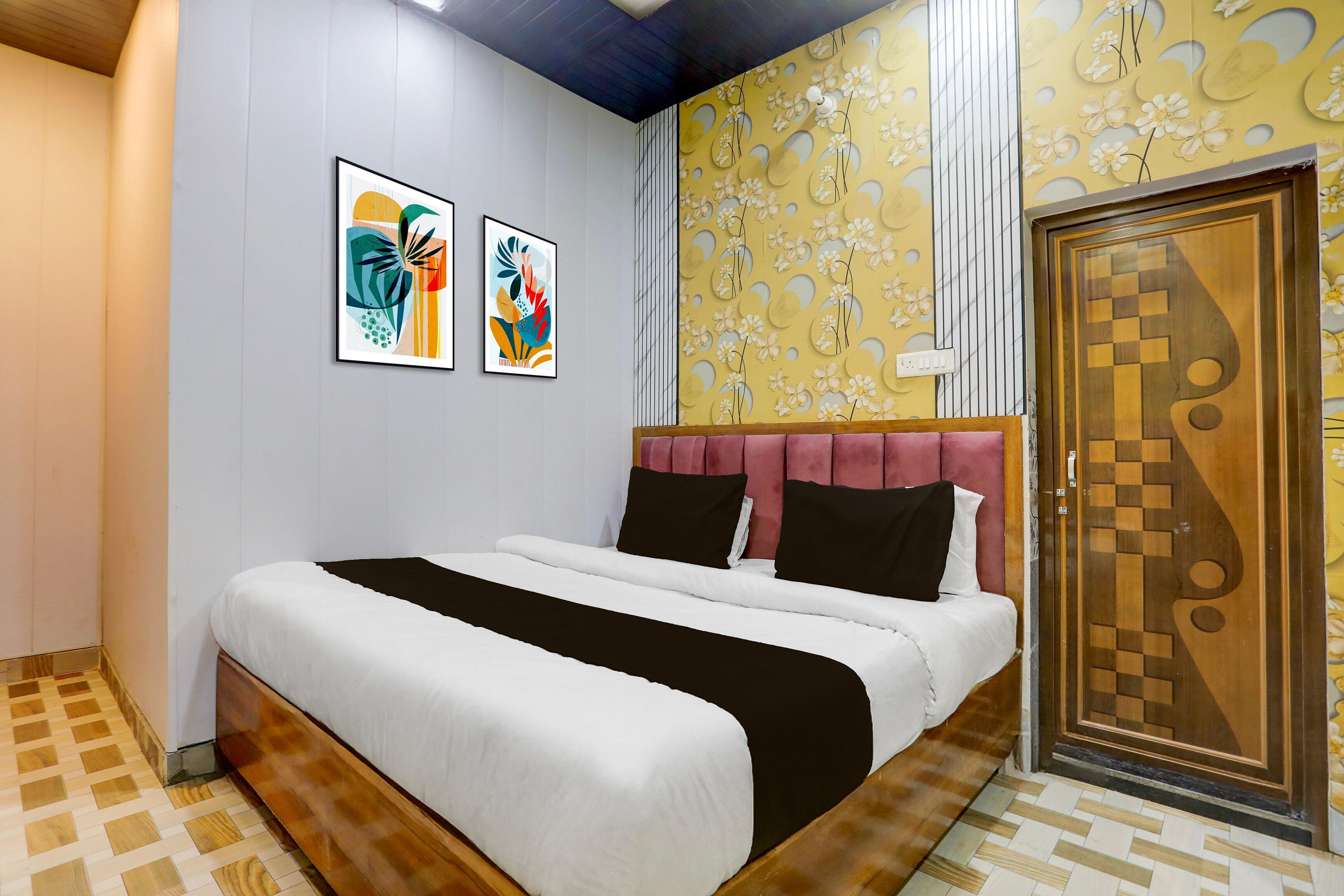 Super Hotel O Banaras Junction BLW Varanasi - Reviews, Photos & Offer