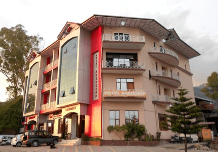 Hotel Anshdeep Palace 𝗕𝗢𝗢𝗞 Jogindarnagar Hotel