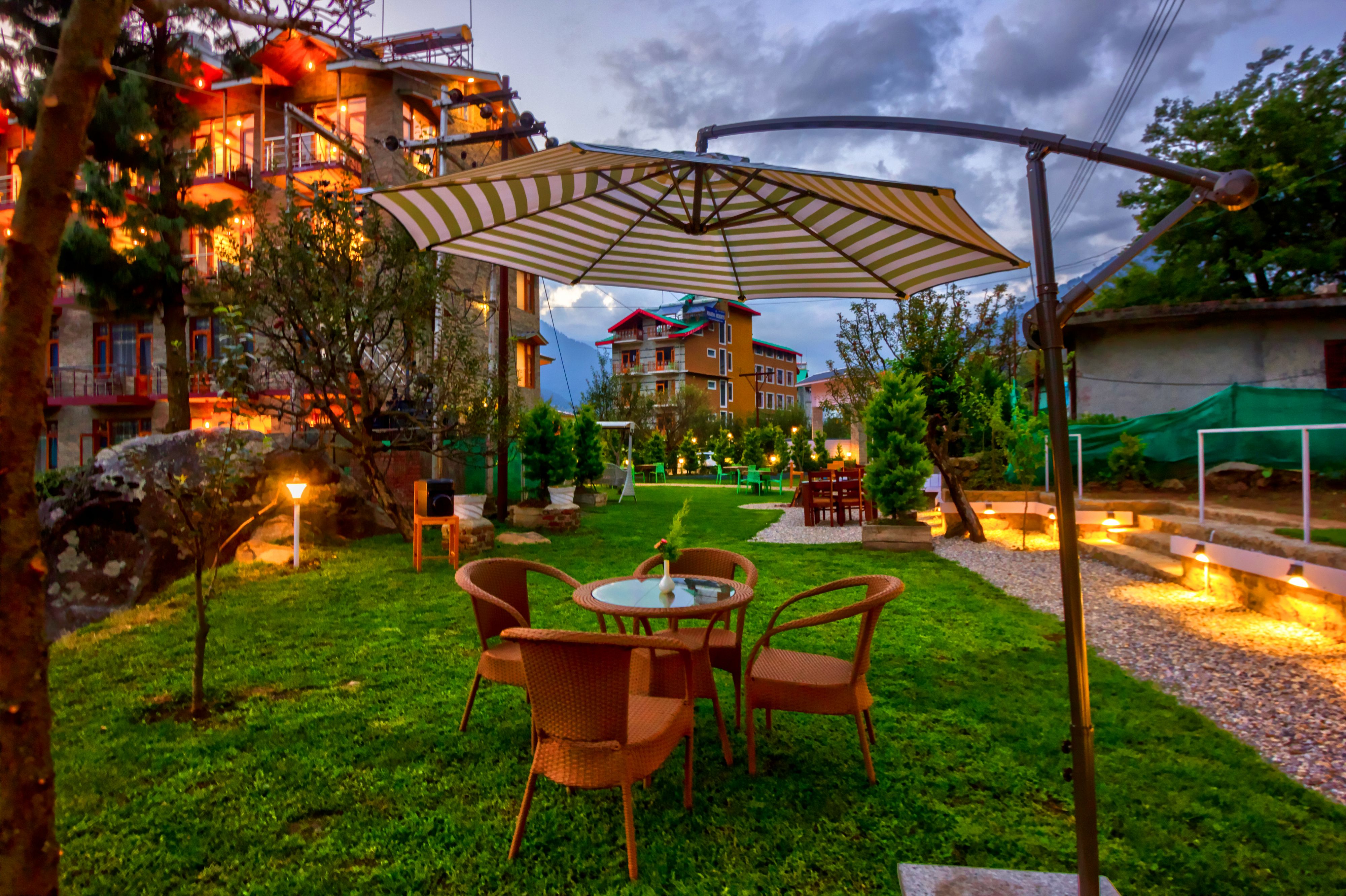 Snow City's Montana Blues Resort Manali - Heated & Air-Cooled Stay 𝗕𝗢𝗢𝗞 ...