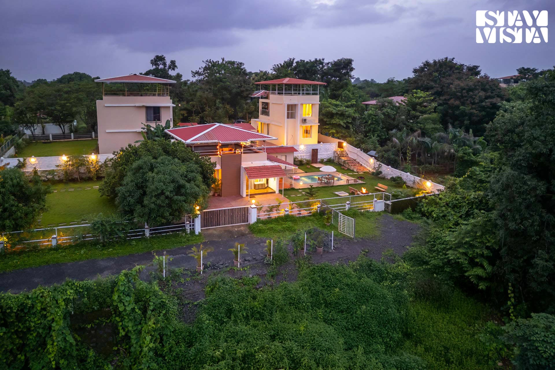 Prose @ The Poetry House by VEO - Part of StayVista 𝗕𝗢𝗢𝗞 Karjat Villa