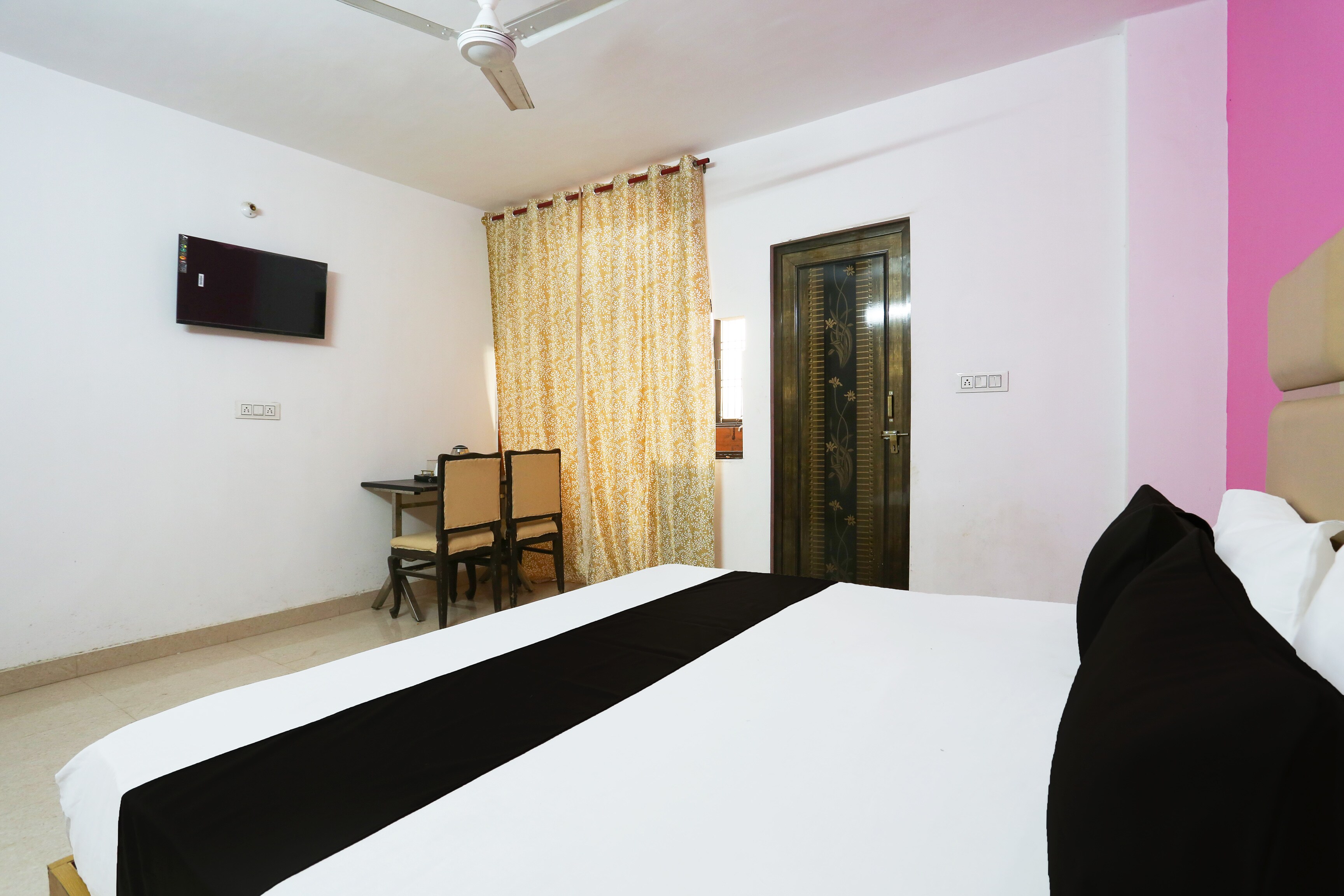 OYO 824333 Hotel O Royal Palace 𝗕𝗢𝗢𝗞 Delhi Hotel