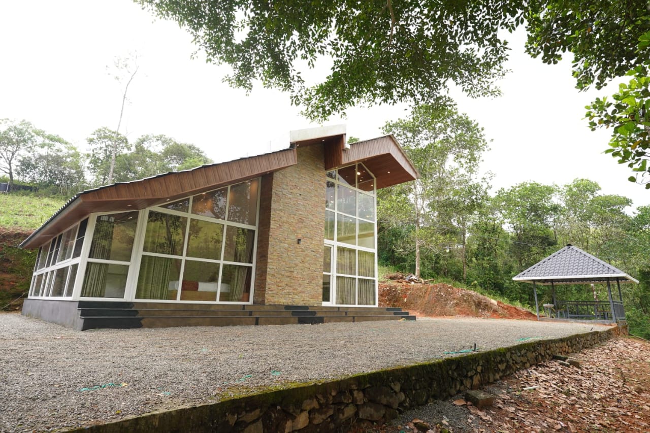 Helios Farms Resort 𝗕𝗢𝗢𝗞 Vagamon Homestay