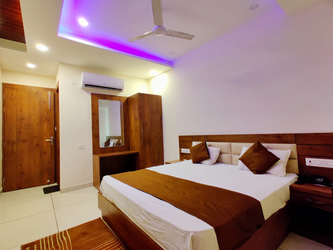 Hotel Divine Residency by AKC Hotels - 3 Kms from Har Ki Pauri Haridwar ...