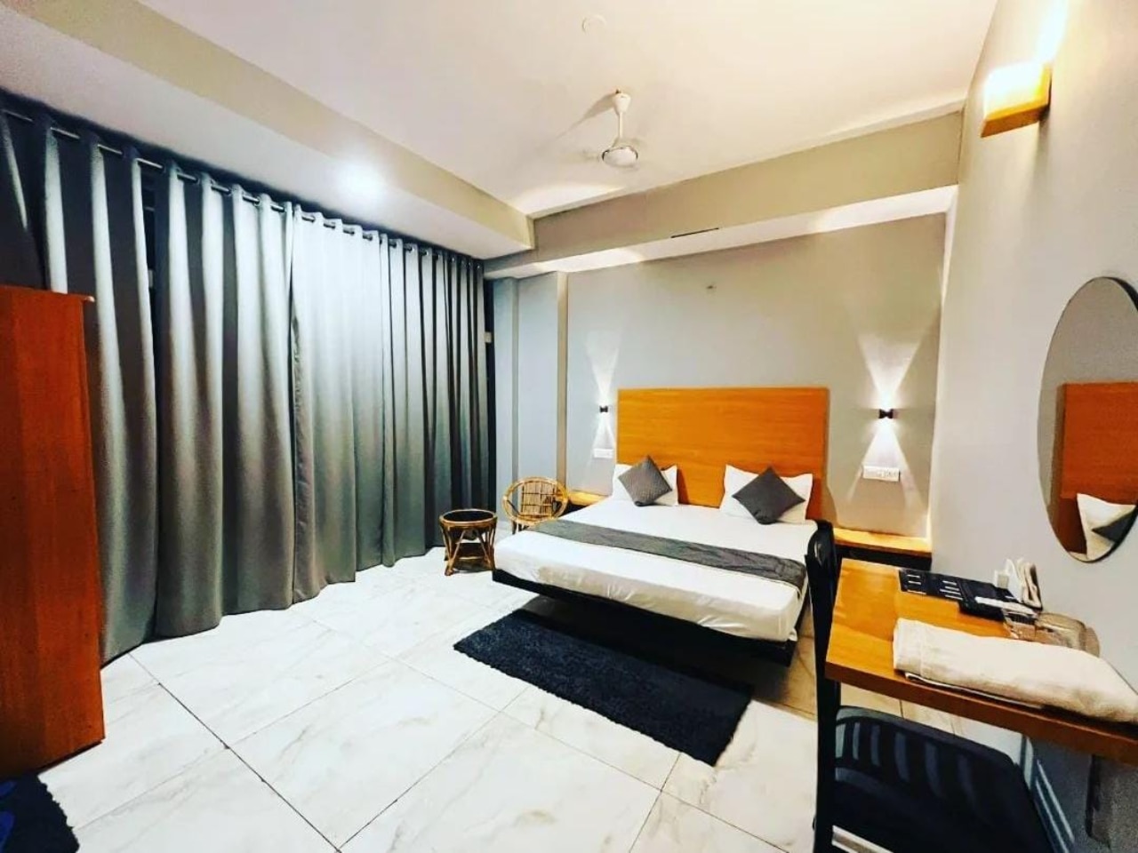 Hotel The Bell 𝗕𝗢𝗢𝗞 Bhilai Hotel