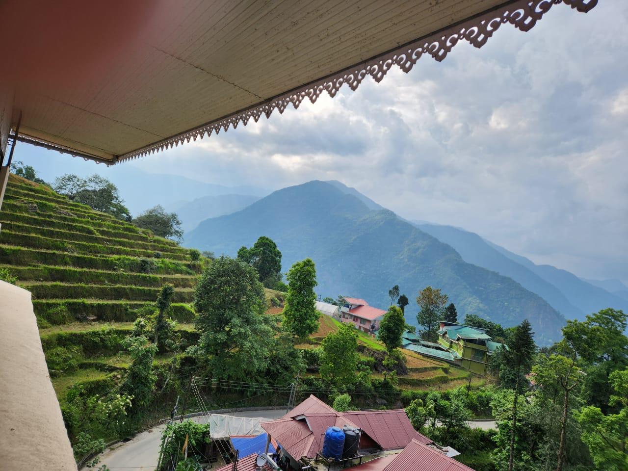 Lotus Homestay 𝗕𝗢𝗢𝗞 Gangtok Homestay
