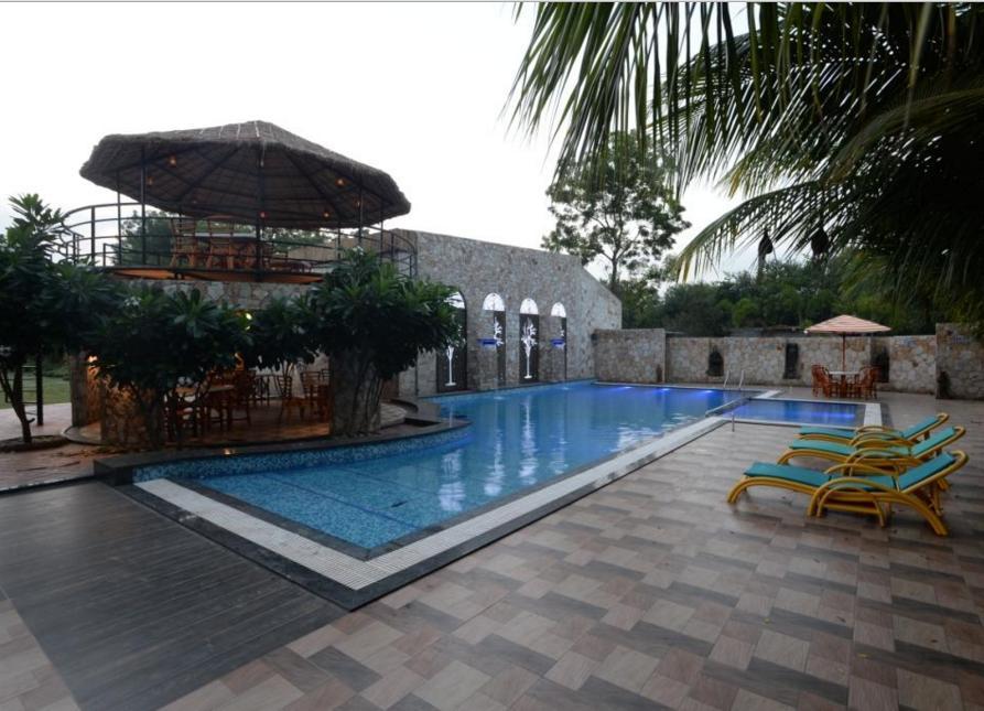 Kamdhenu Resort 𝗕𝗢𝗢𝗞 Borsad Resort