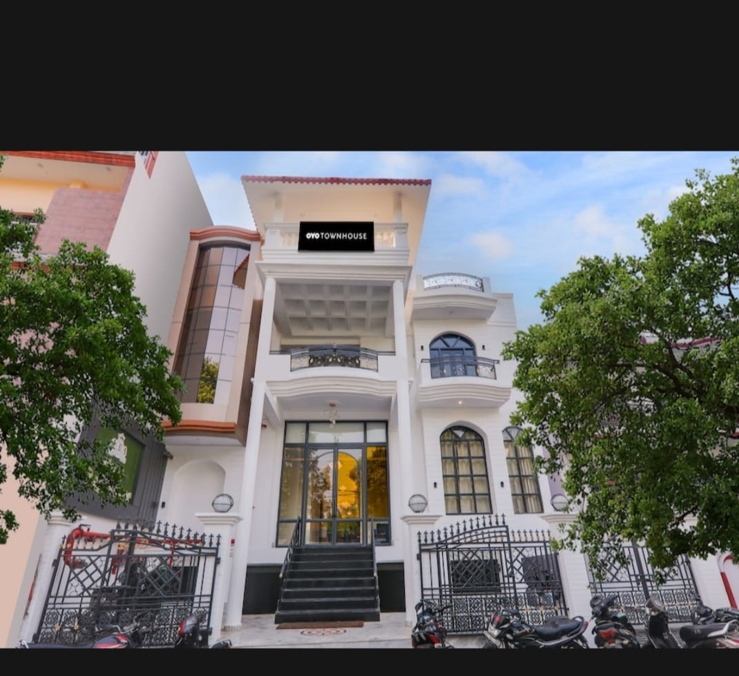 Hotel Raj Palace Lucknow 𝗕𝗢𝗢𝗞 Lucknow Hotel