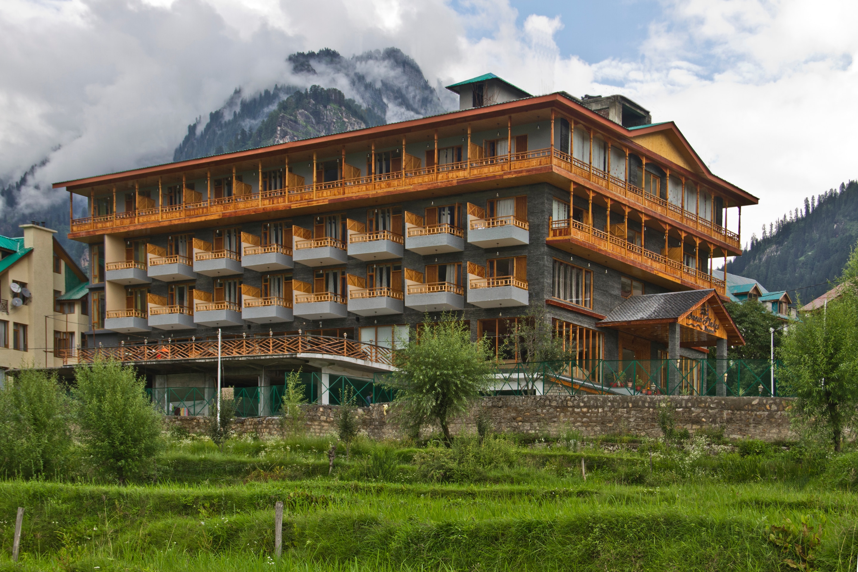 Address of Snow Flakes Resort And Spa Centrally Heated Luxury Resort ...