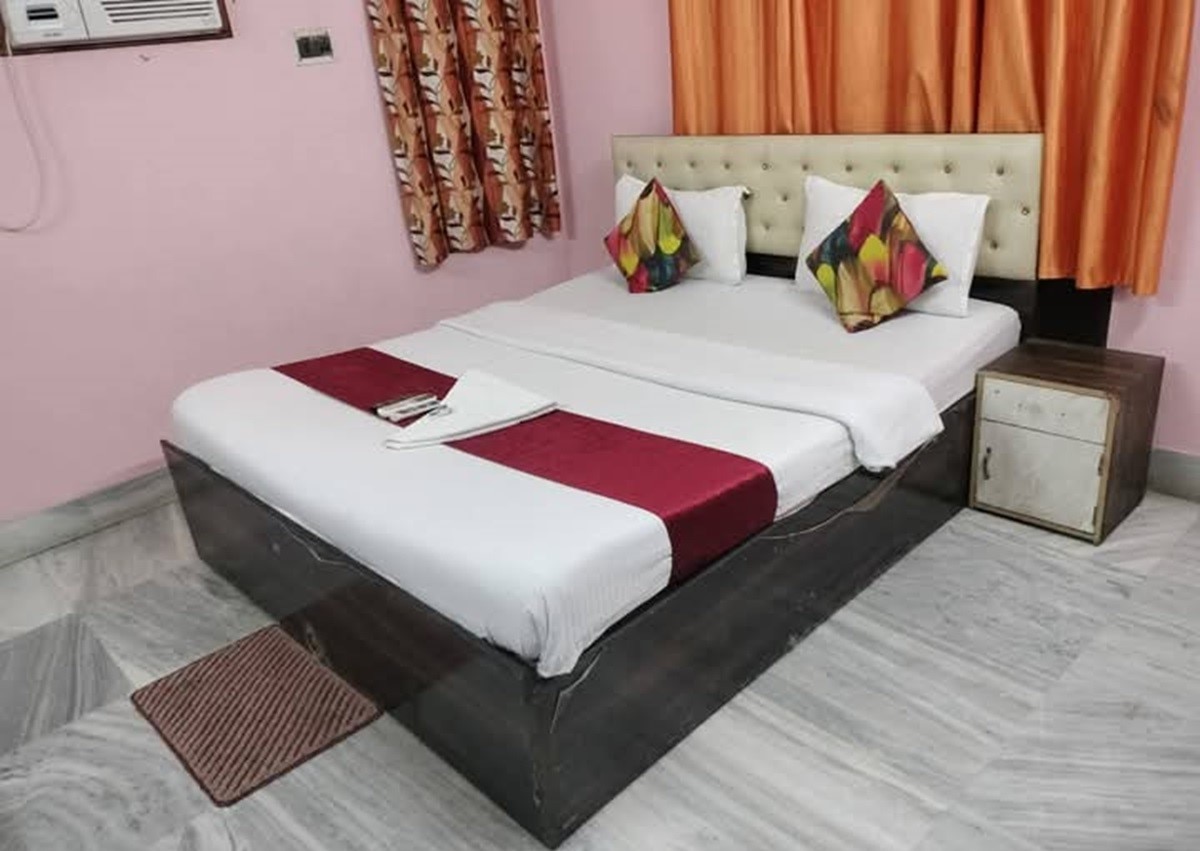 FrontviewStay near Chinar Park 𝗕𝗢𝗢𝗞 Kolkata Homestay