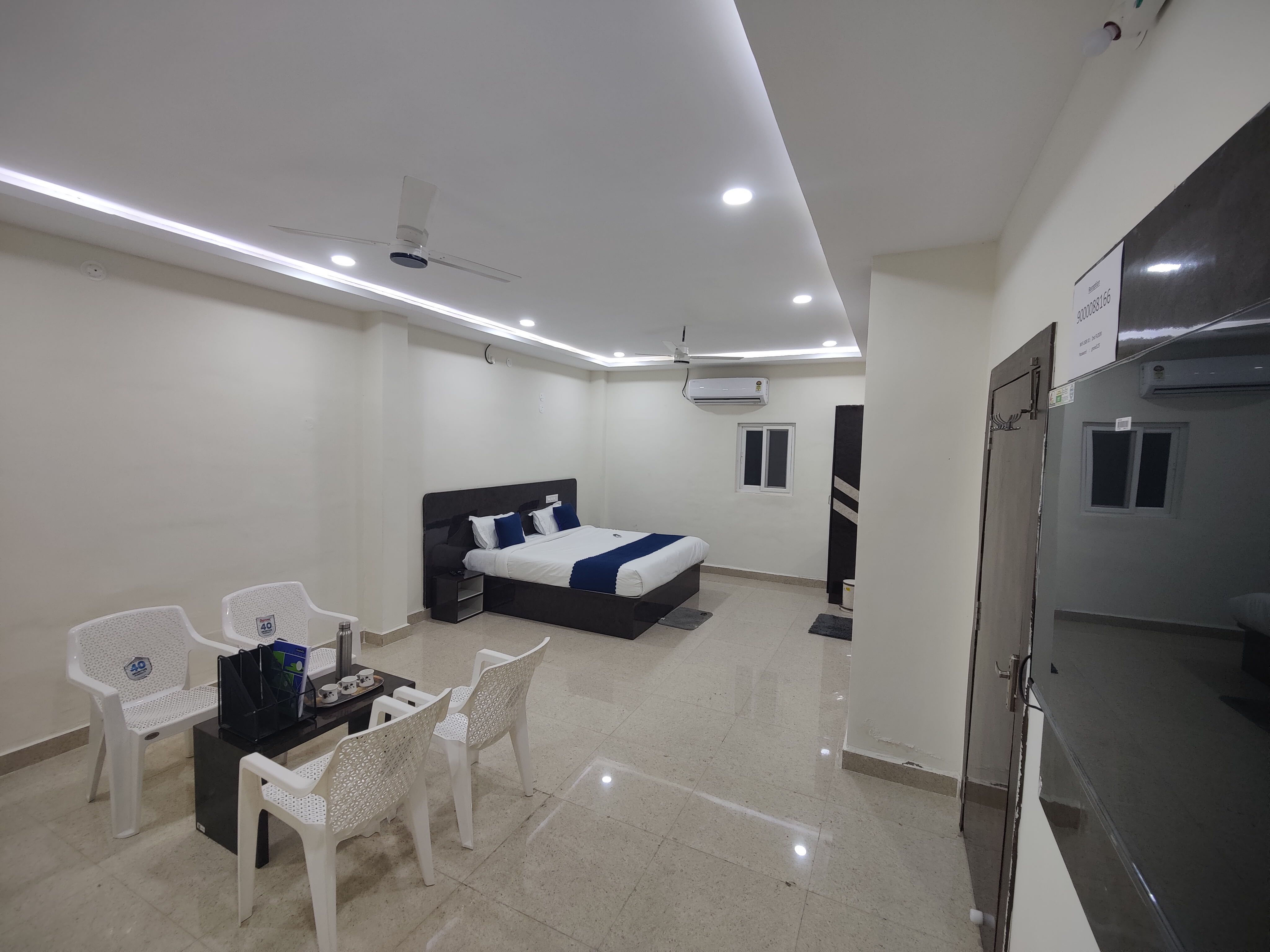 HOTEL O SHRI KRISHNA GRAND 𝗕𝗢𝗢𝗞 Karimnagar ${hd_property_type_token}
