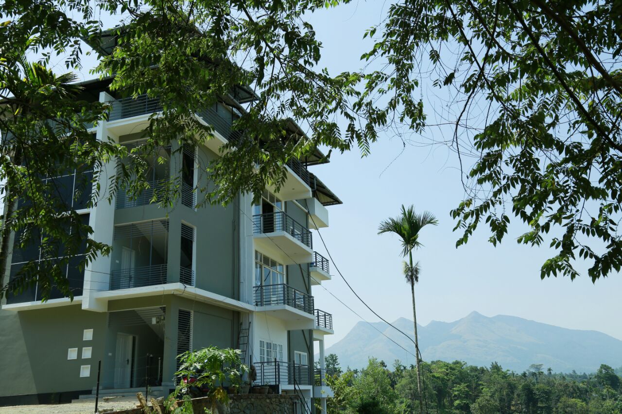 Western Ghats Holiday Homes | Mountain-view Rooms 𝗕𝗢𝗢𝗞 Wayanad Homestay