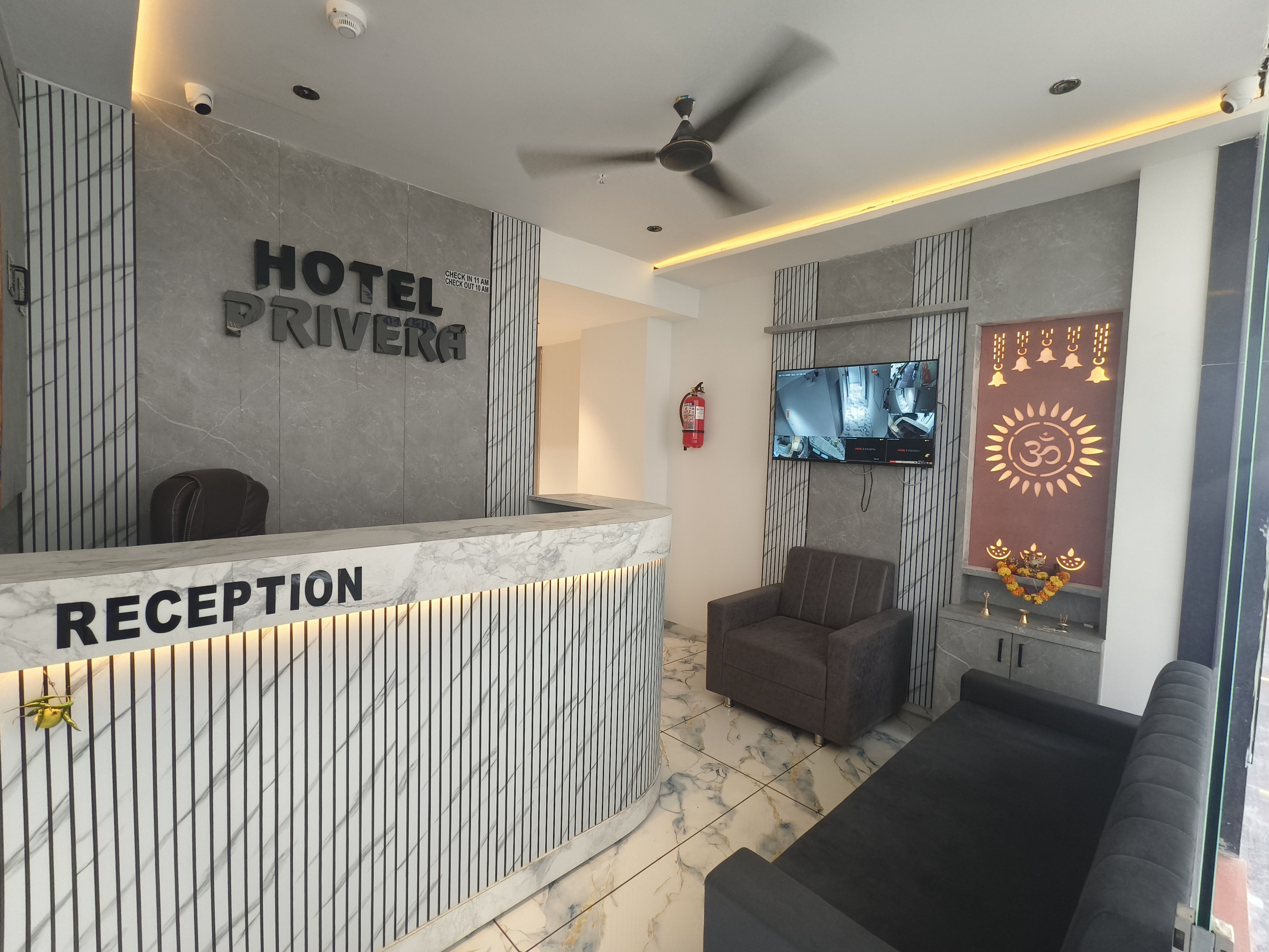 Hotel Privera 𝗕𝗢𝗢𝗞 Ahmedabad Hotel