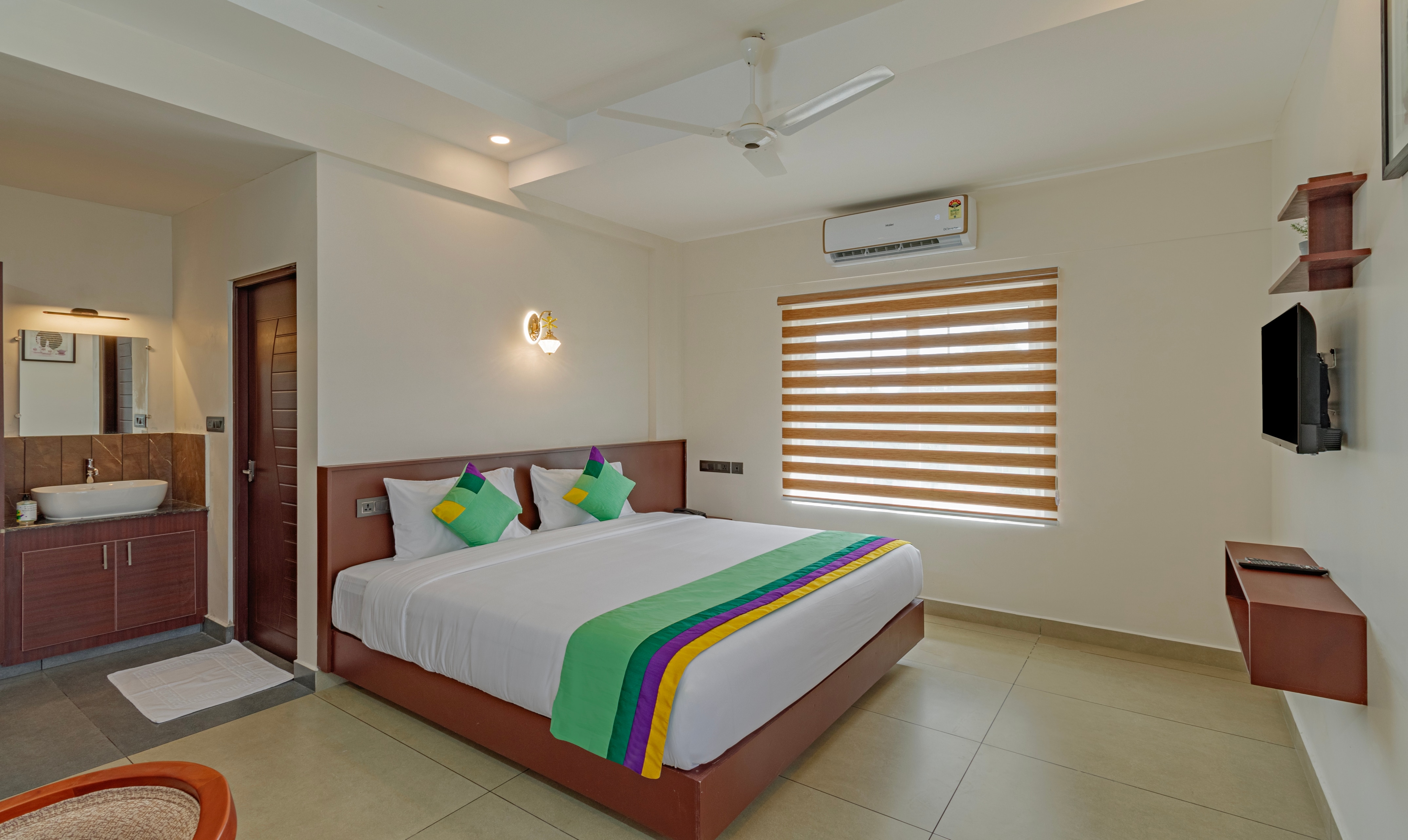 Treebo Amigos Residency 𝗕𝗢𝗢𝗞 Cochin Hotel