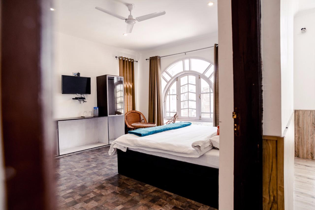 Sidsons Royale Hotel Srinagar - Reviews, Photos & Offer