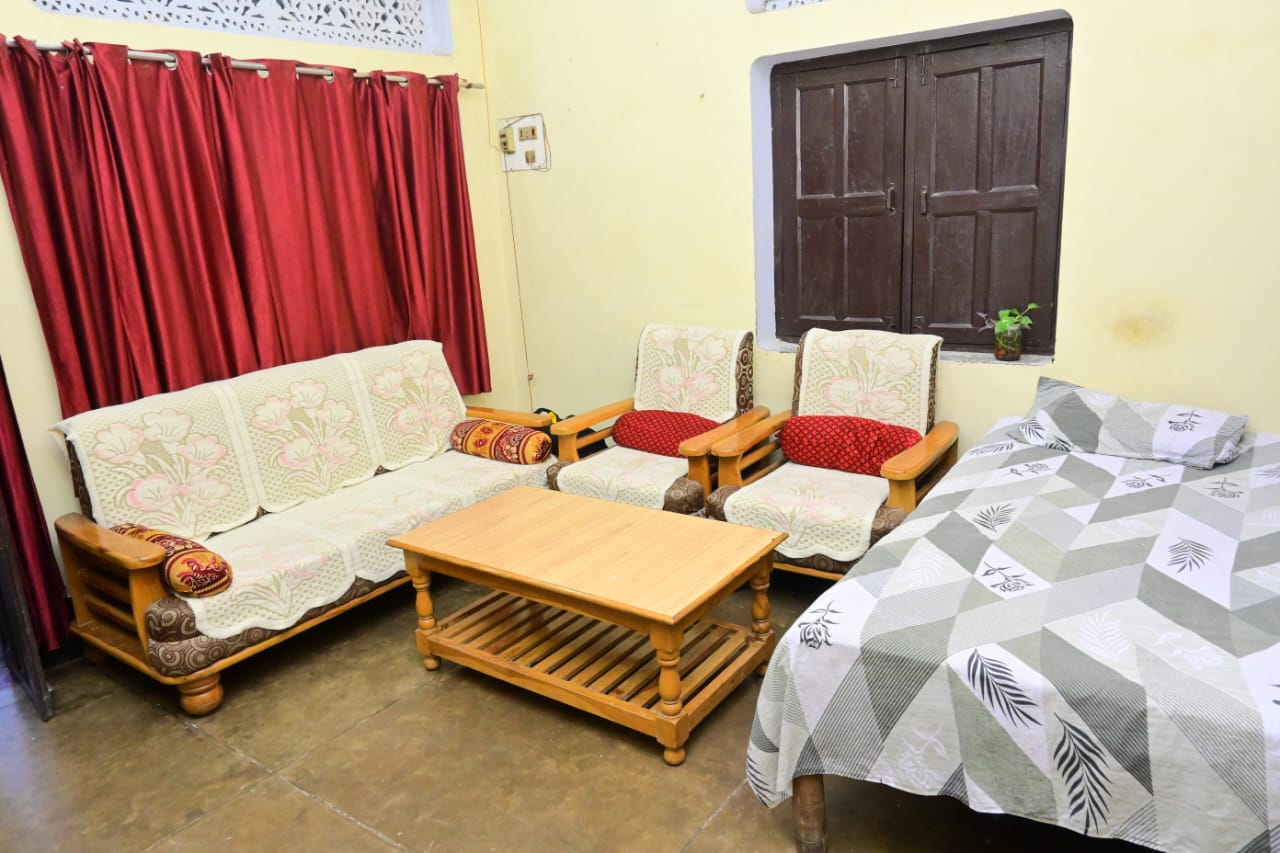 Akaay Homestay 𝗕𝗢𝗢𝗞 Ayodhya Homestay