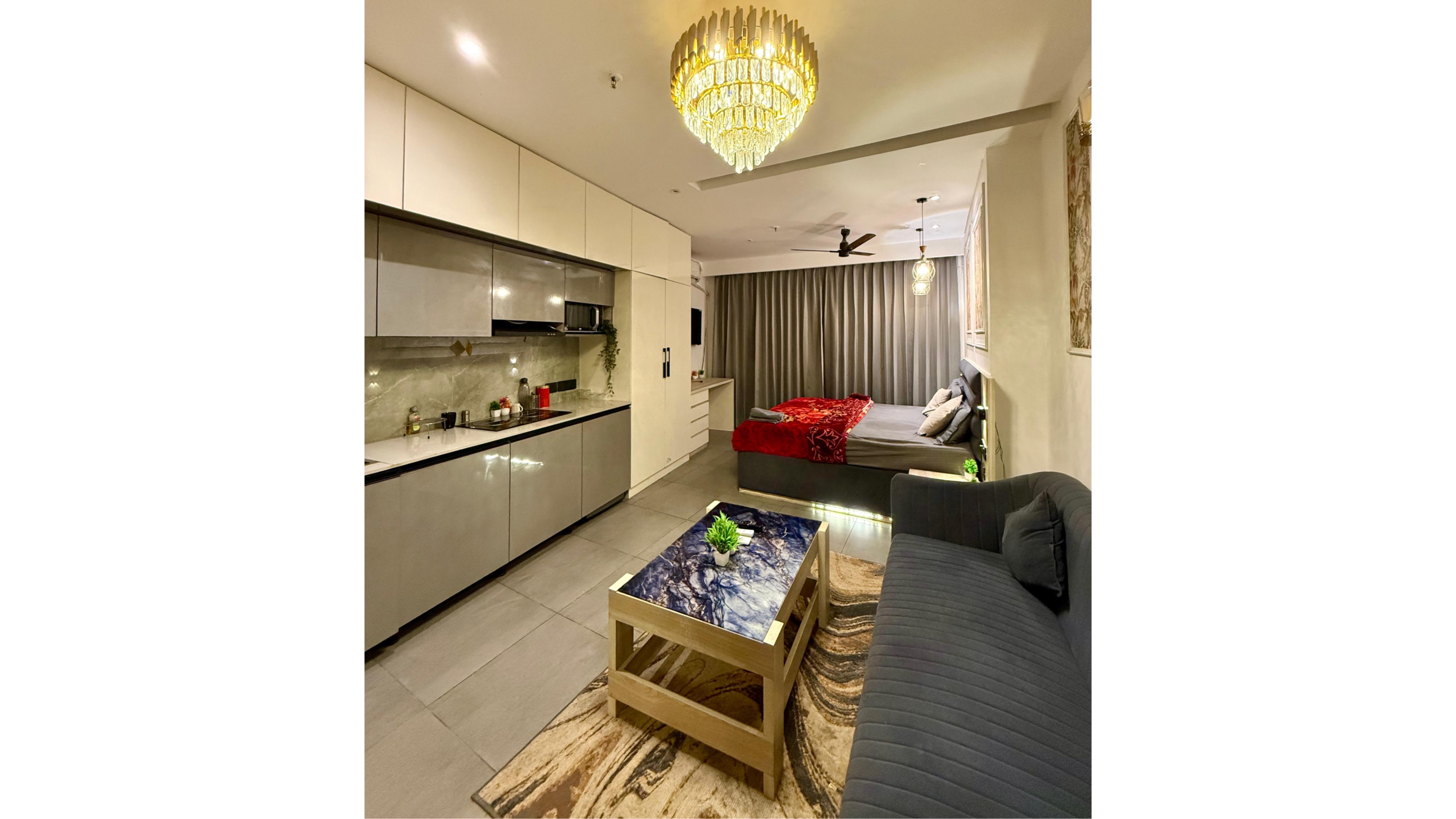 Rooms of Rise into luxury at Supernova Spira 43rd floor - Homestay in Noida