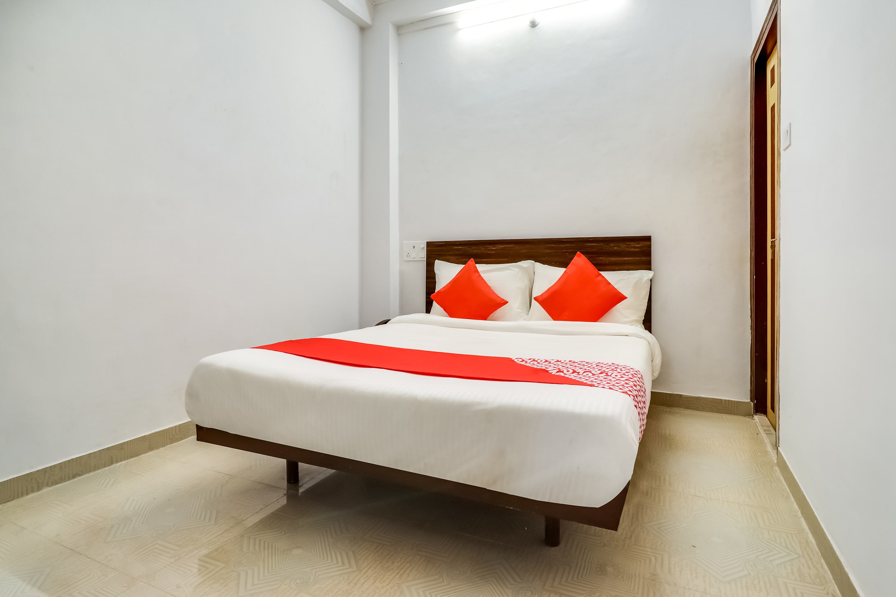 Photos of Hotel O The Velvet Chinhat Tiraha - Lucknow Hotel on Goibibo