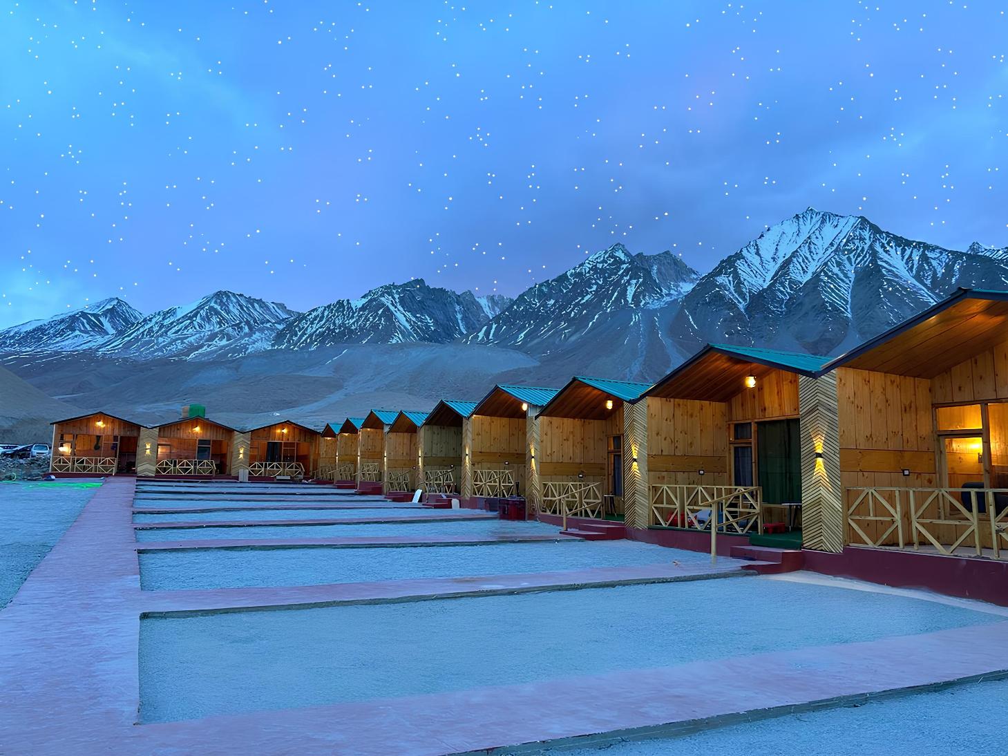 The Pangong Pearl 𝗕𝗢𝗢𝗞 Pangong Camp