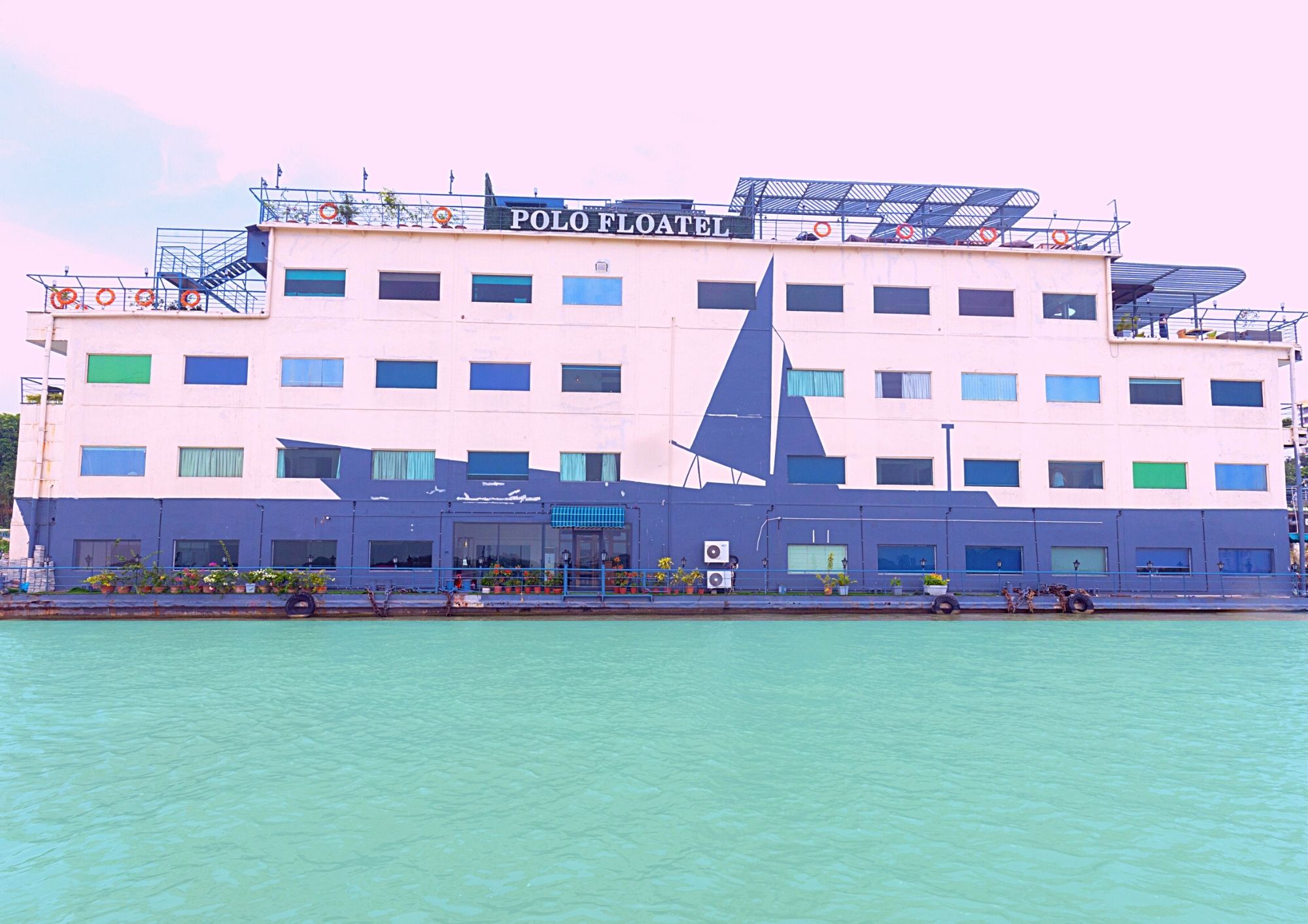 Polo Floatel, Kolkata Hotel Kolkata - Reviews, Photos & Offer