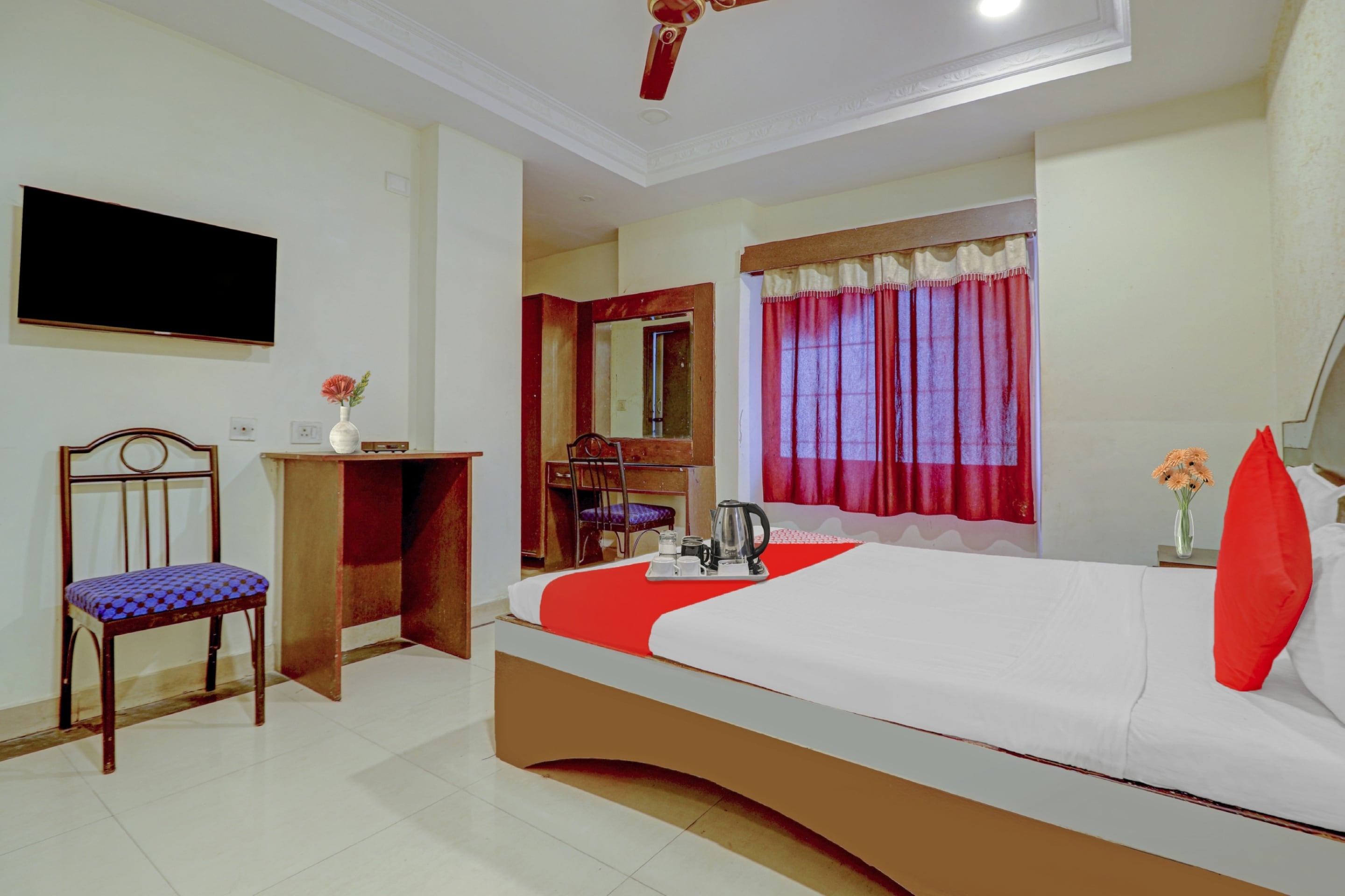 SPOT ON Hotel new simran palace 𝗕𝗢𝗢𝗞 Hyderabad Hotel