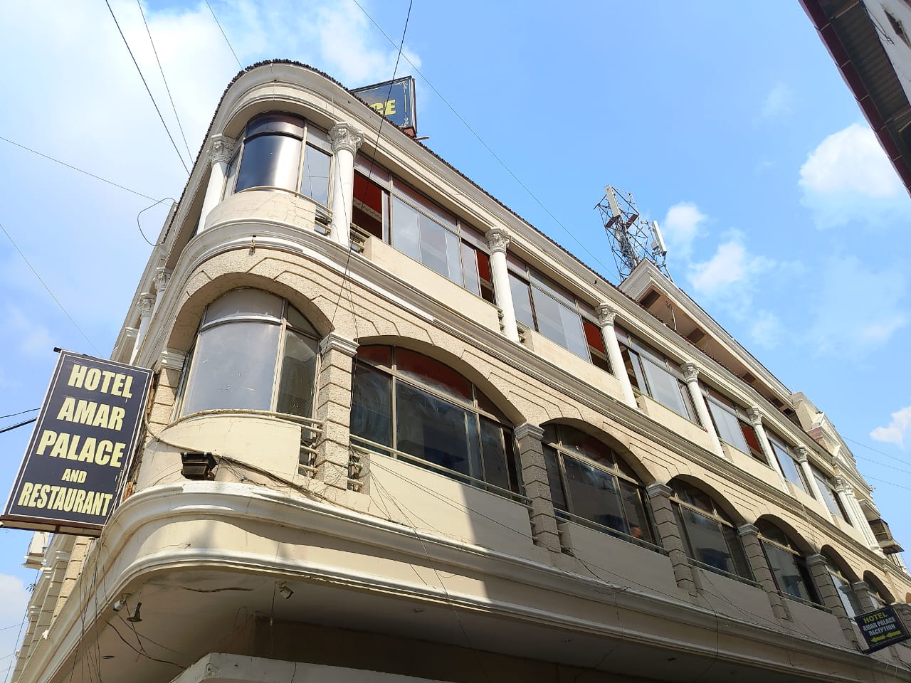Hotel Amar Palace And Restaurant 𝗕𝗢𝗢𝗞 Narsinghpur Hotel