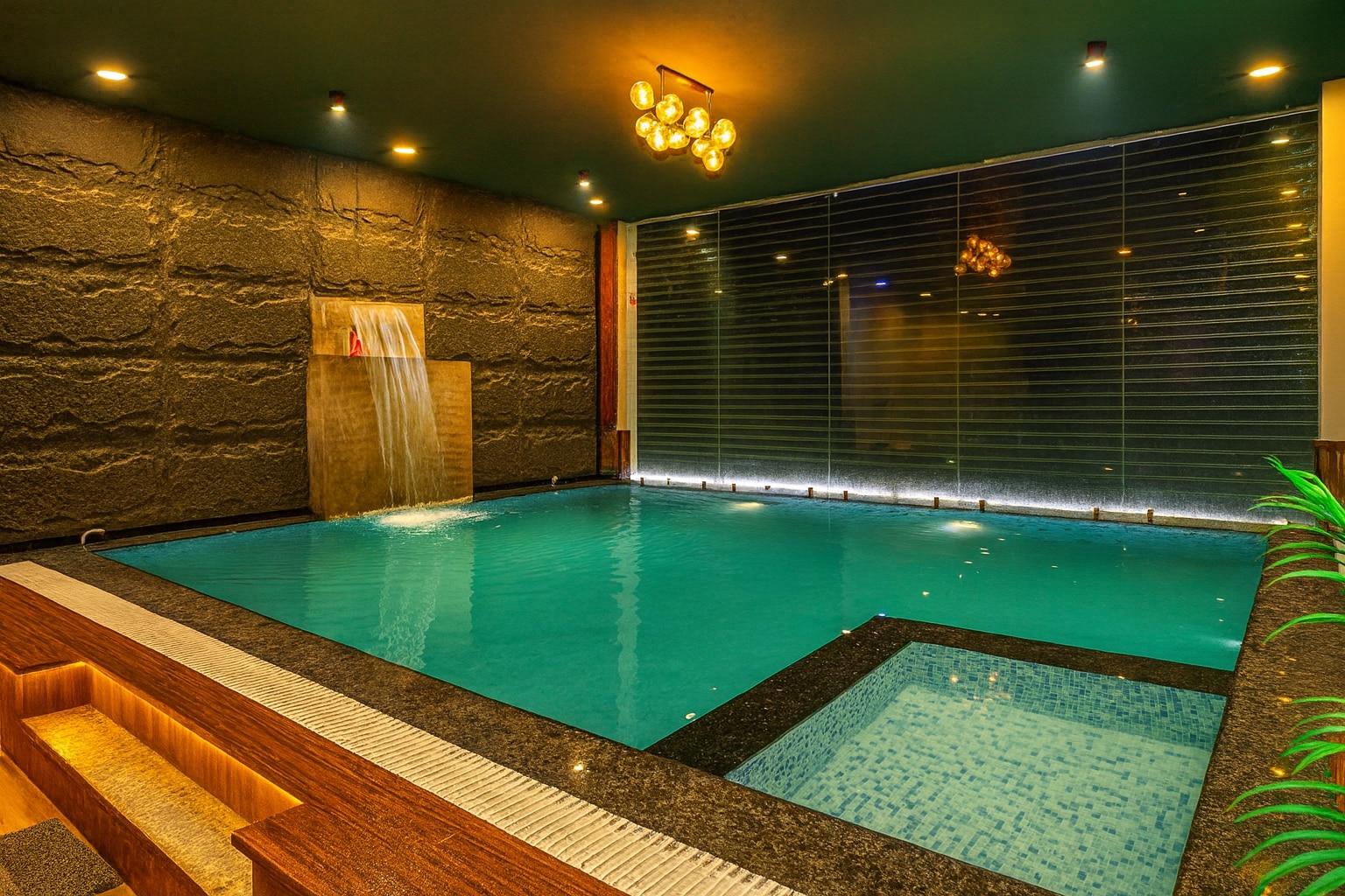 Lavish 6BHK Pool Villa Near Jaipur Railway Station 𝗕𝗢𝗢𝗞 Jaipur Villa