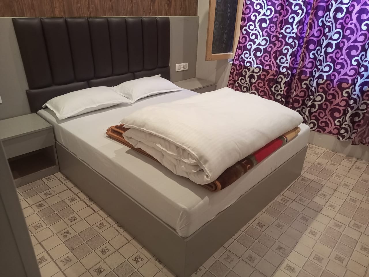 Bharat Guest House Gandhi Maidan 𝗕𝗢𝗢𝗞 Joshimath Homestay