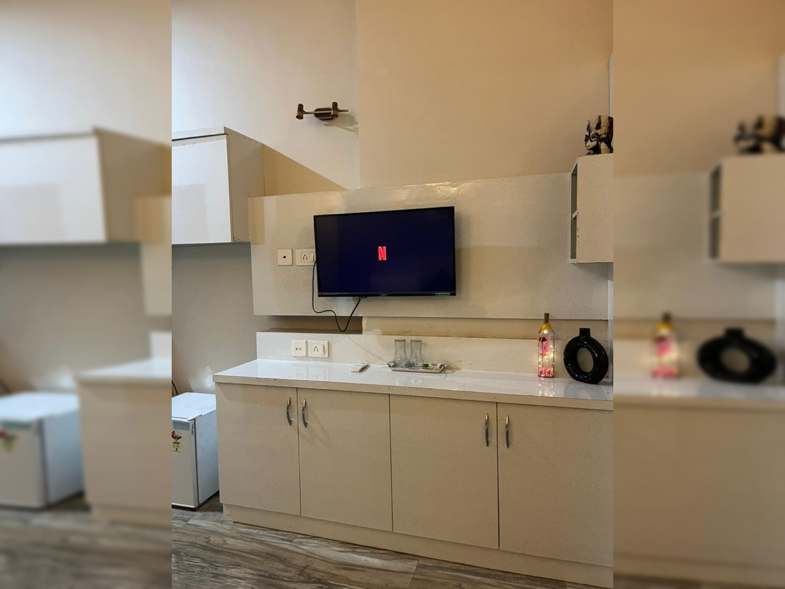 Paramount Golf Forest 𝗕𝗢𝗢𝗞 Greater Noida Apartment