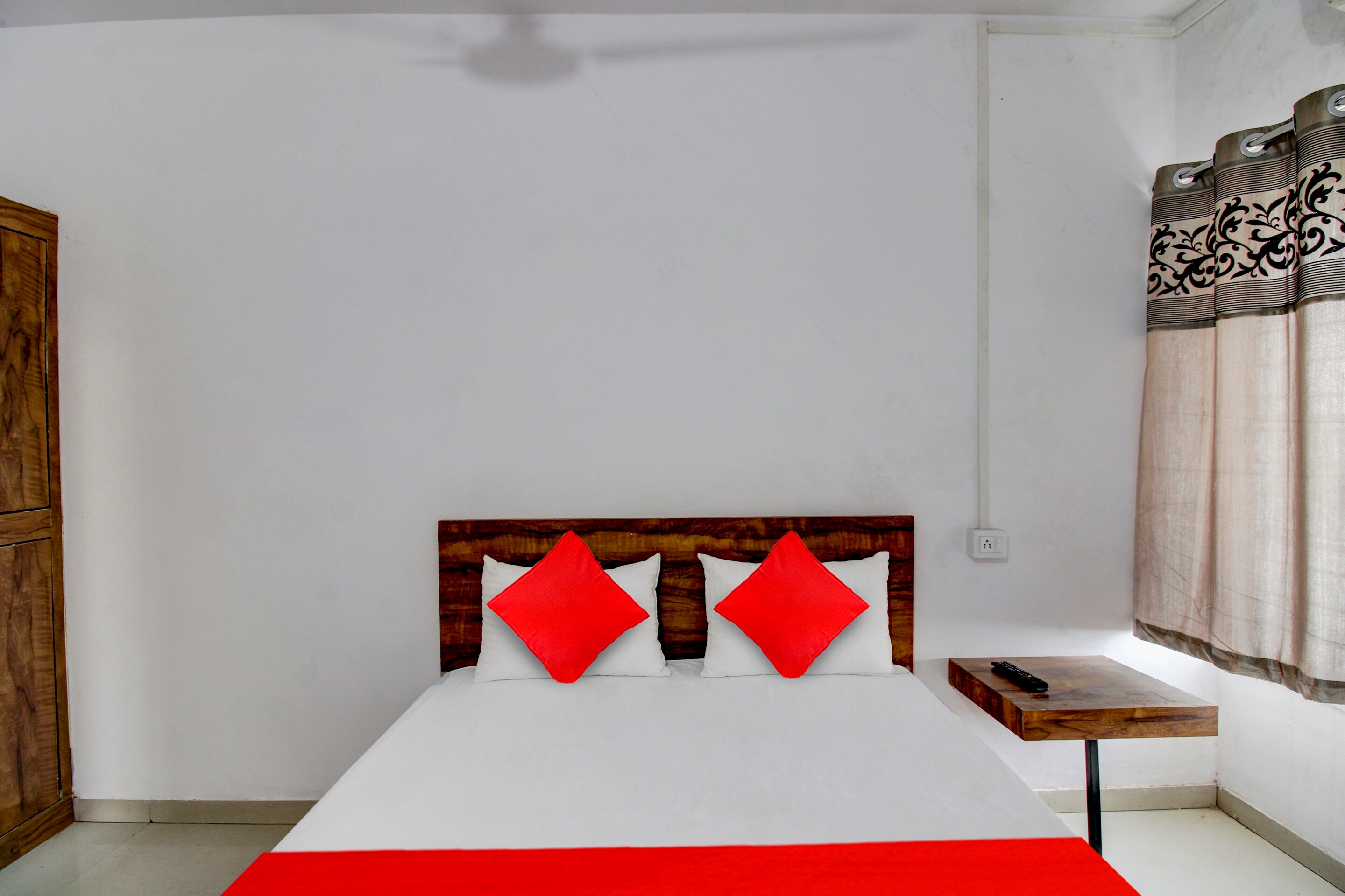 Hotel O The Golden Key 𝗕𝗢𝗢𝗞 Nagpur Hotel