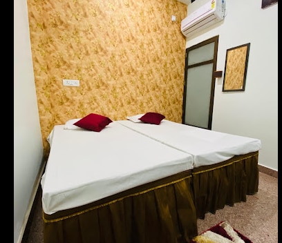 Dhanwantri Niwas Guest House 𝗕𝗢𝗢𝗞 Varanasi Homestay