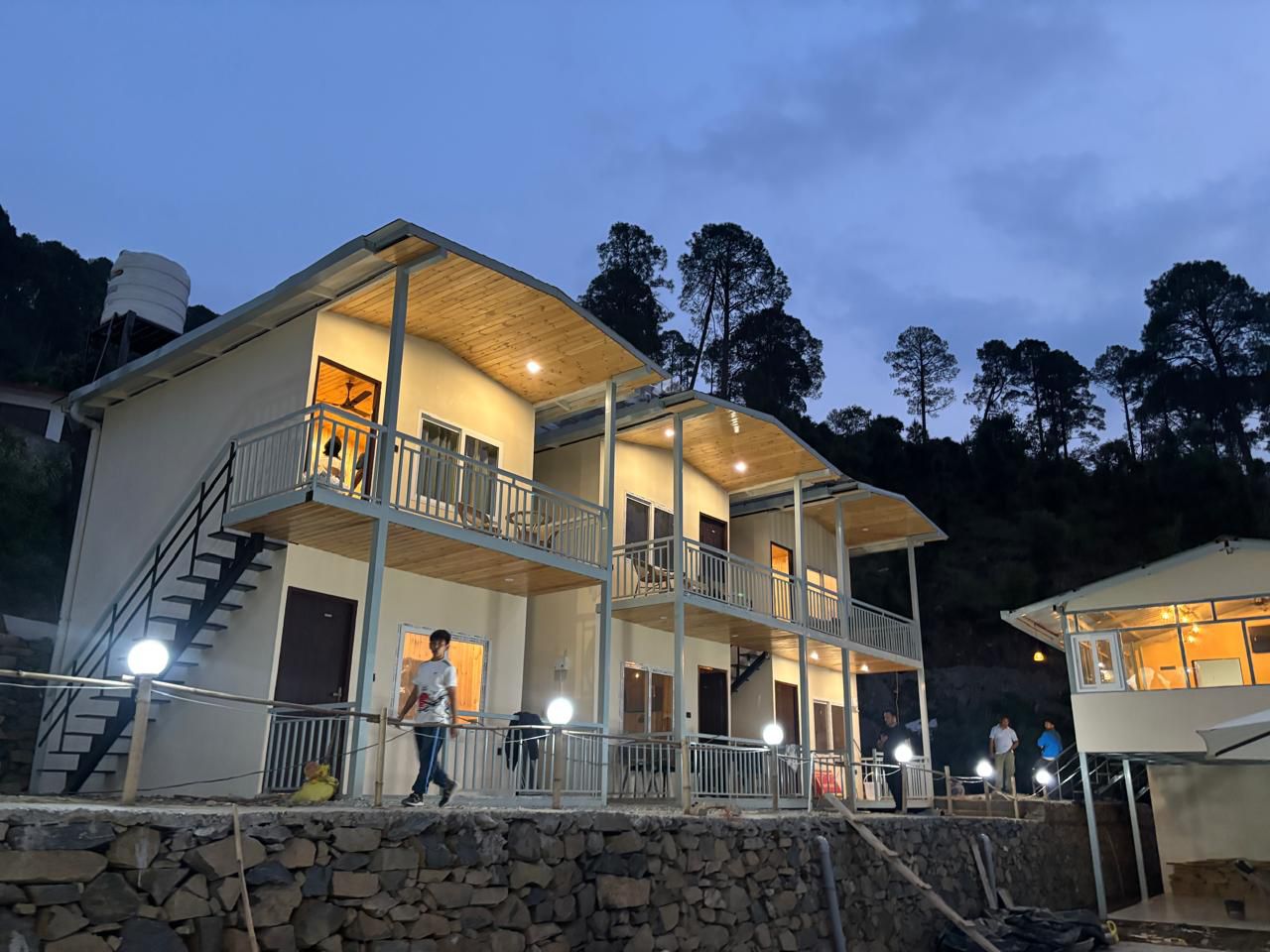 Shivalik Dharohar 𝗕𝗢𝗢𝗞 Barkot Resort