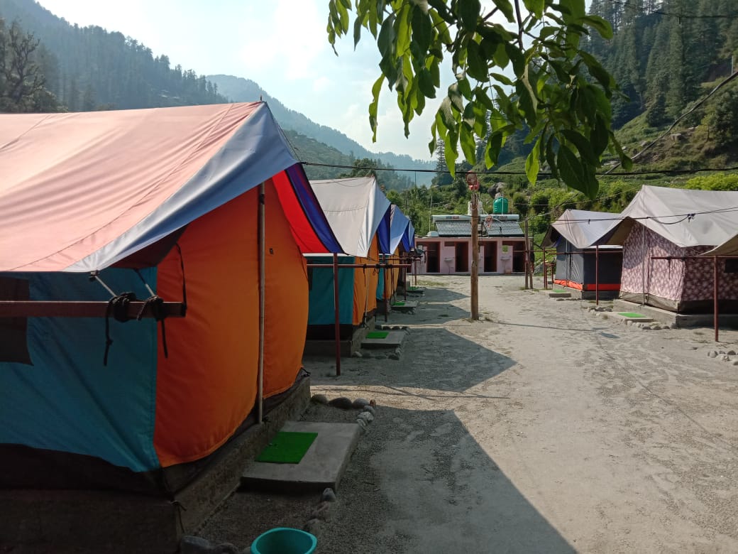 Amenities of UHL Camp