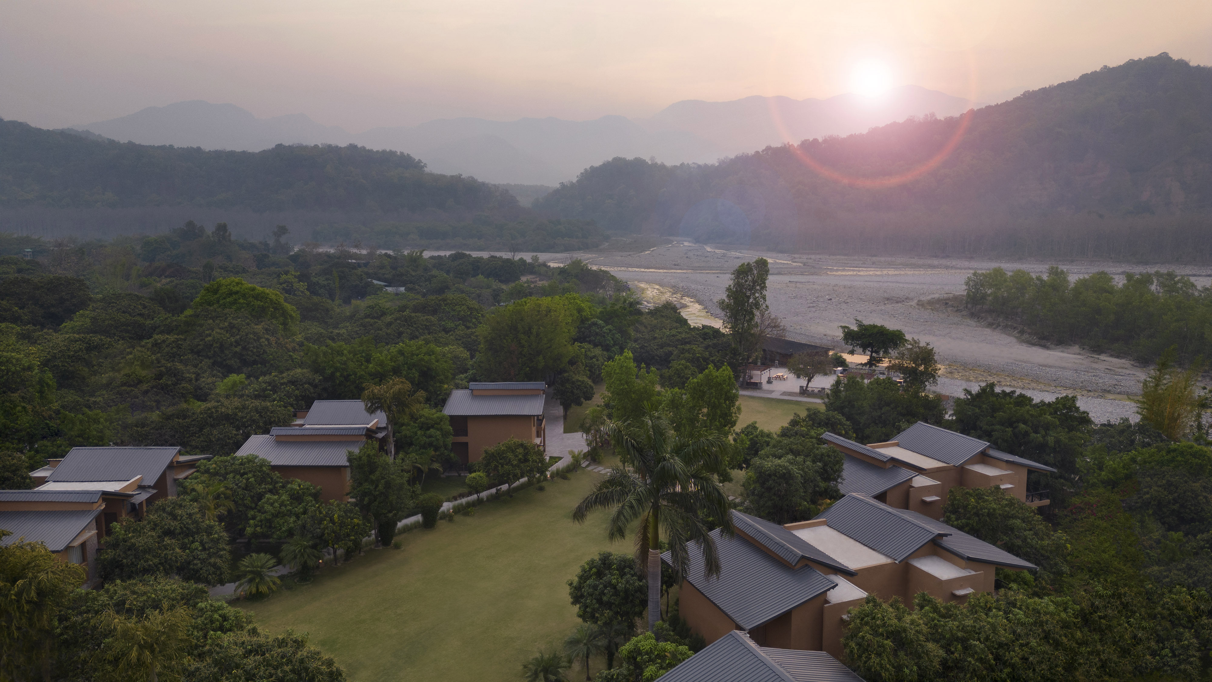 voco Jim Corbett, an IHG Hotel 𝗕𝗢𝗢𝗞 Jim Corbett (Ramnagar) Hotel