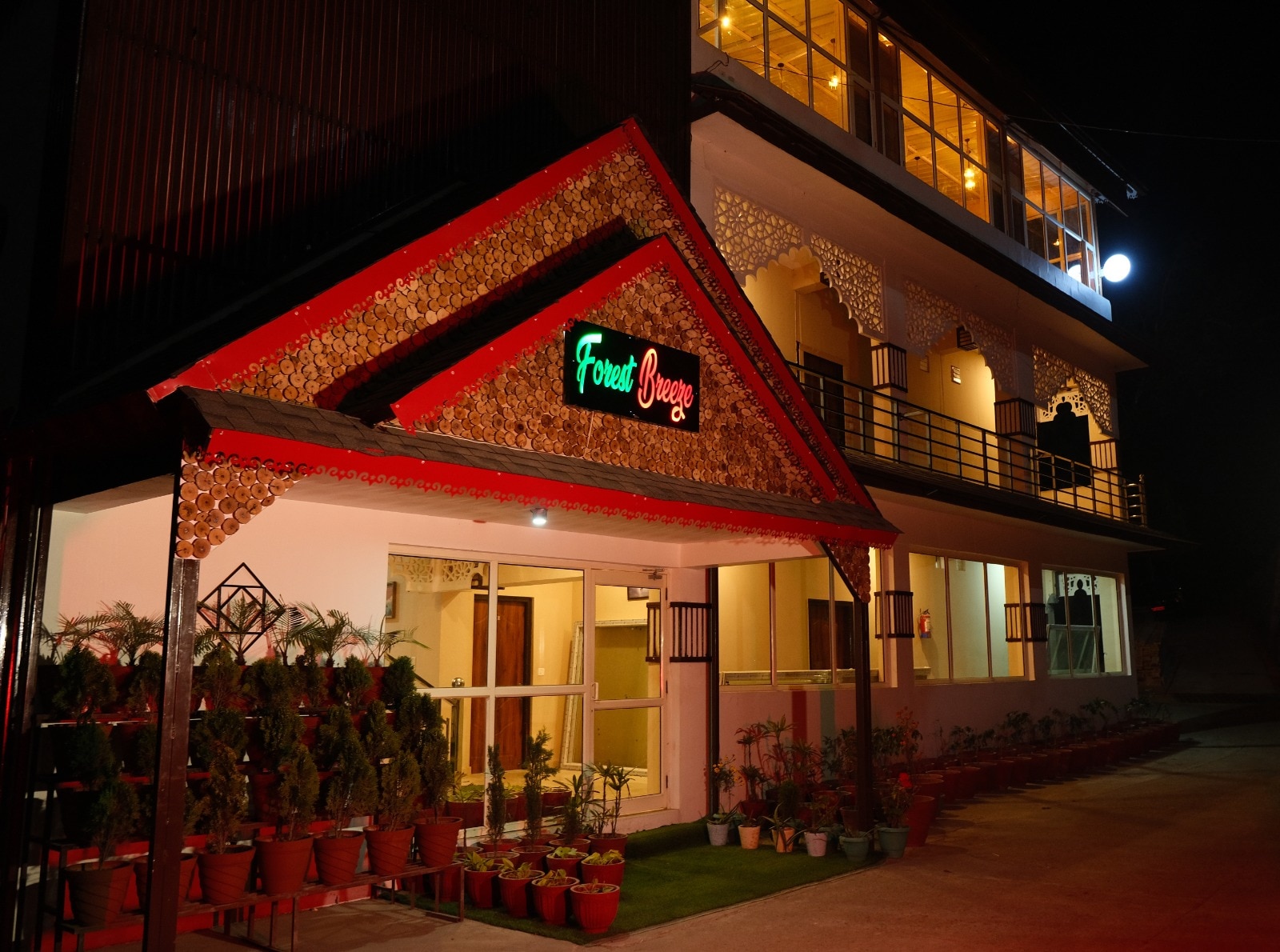 FOREST BREEZE RESORT 𝗕𝗢𝗢𝗞 Lansdowne Resort
