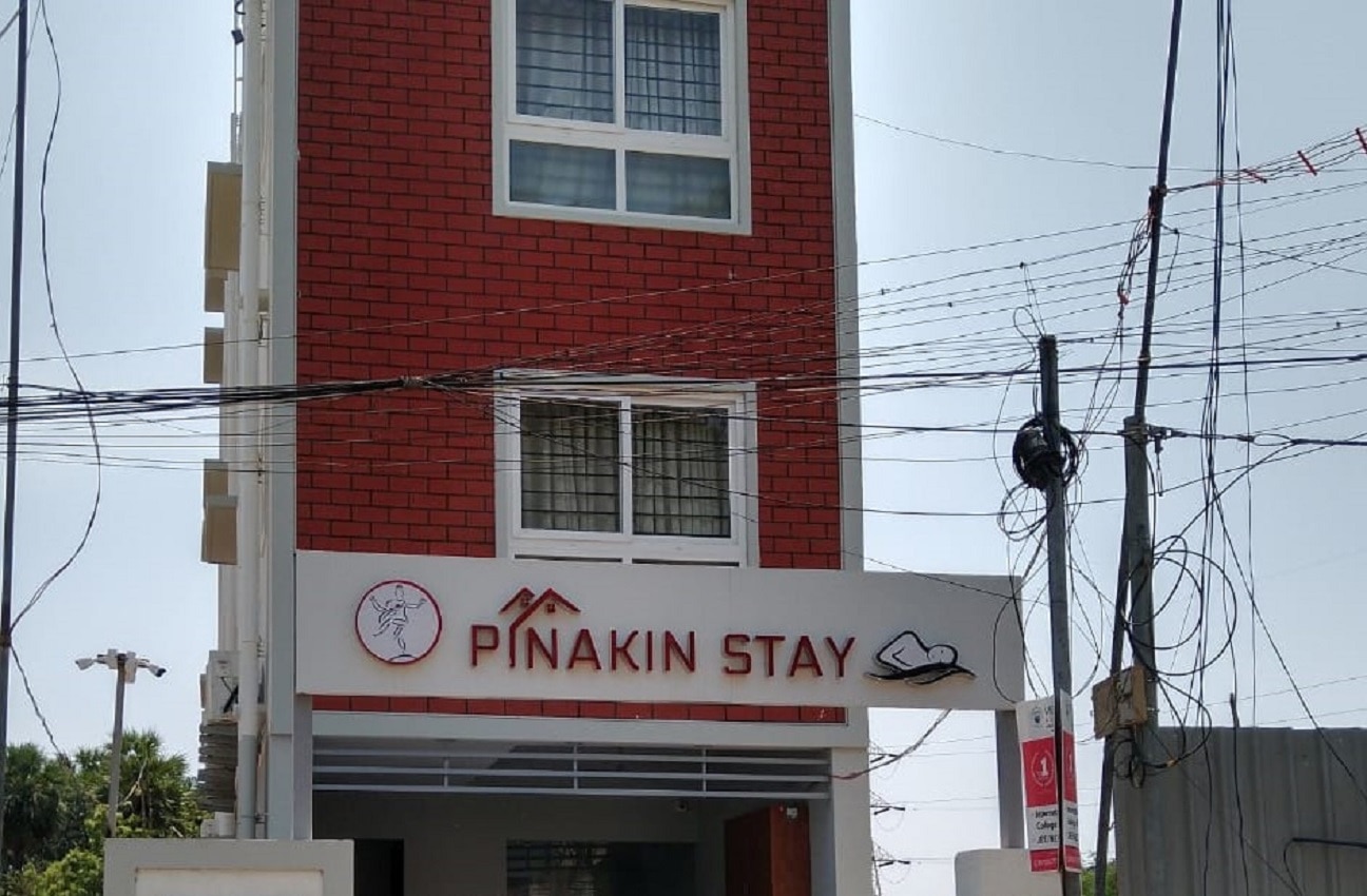 Pinakin Stay(Opp-Vanagaram Apollo Hospital) 𝗕𝗢𝗢𝗞 Chennai Hotel