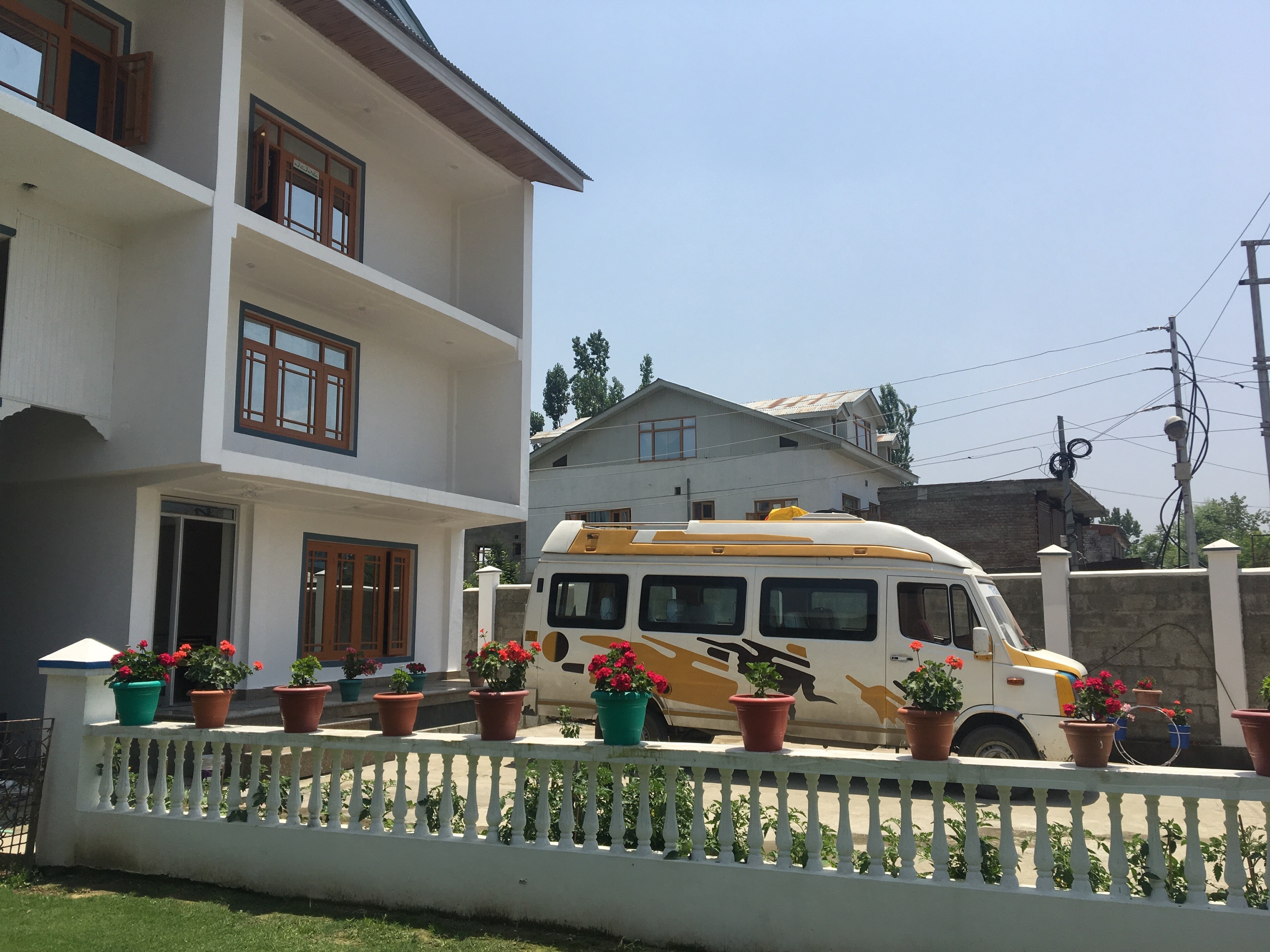 HABAK RESORT 𝗕𝗢𝗢𝗞 Srinagar Hotel