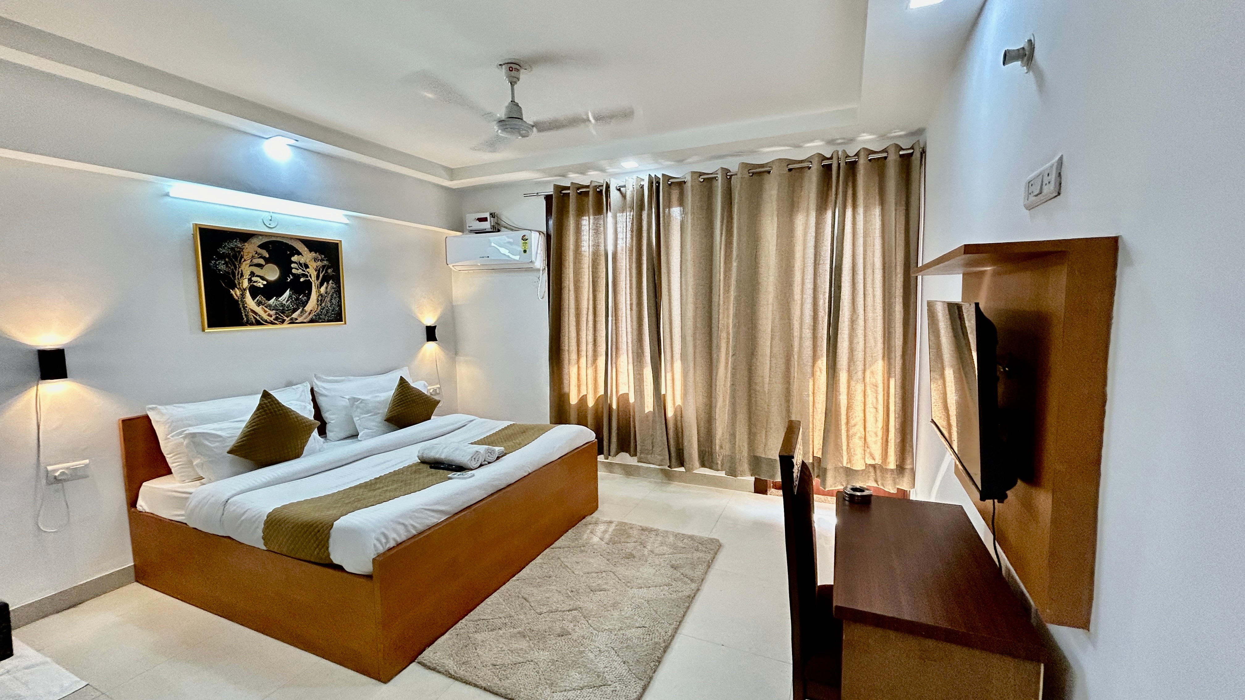 Aura Luxury Studio Near Artemis Hospital 𝗕𝗢𝗢𝗞 Gurgaon Apartment