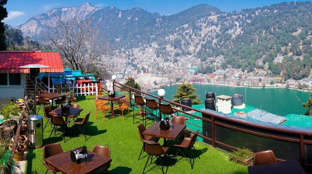 Hotel Aman By Skyma(Lake View) 𝗕𝗢𝗢𝗞 Nainital Hotel